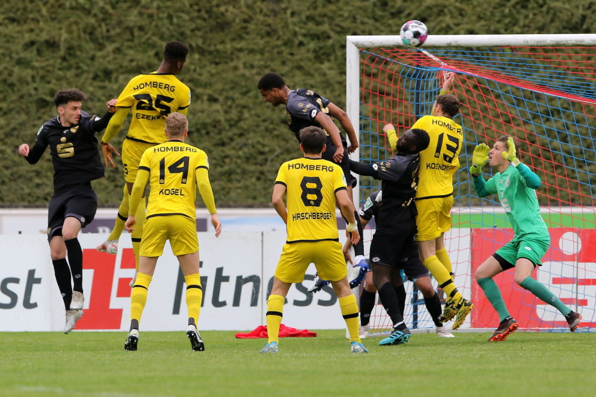 Der VfB kann durch die Pleite in Bonn keinen Boden im Abstiegskampf gut ...