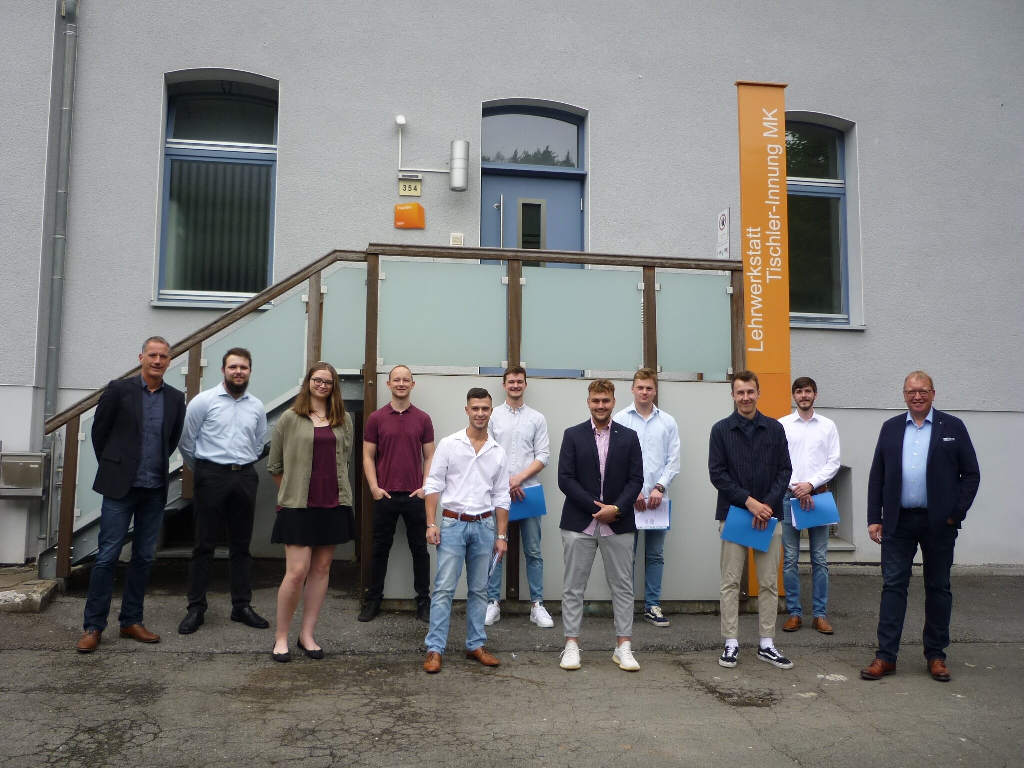 Tischler-Freisprechung in innungseigener Lehrwerkstatt: Laura Gust ...