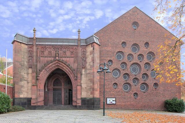 Mariä Himmelfahrt-Kirche und Zentralrendantur werden umgebaut: Sanierung und großzügige ...