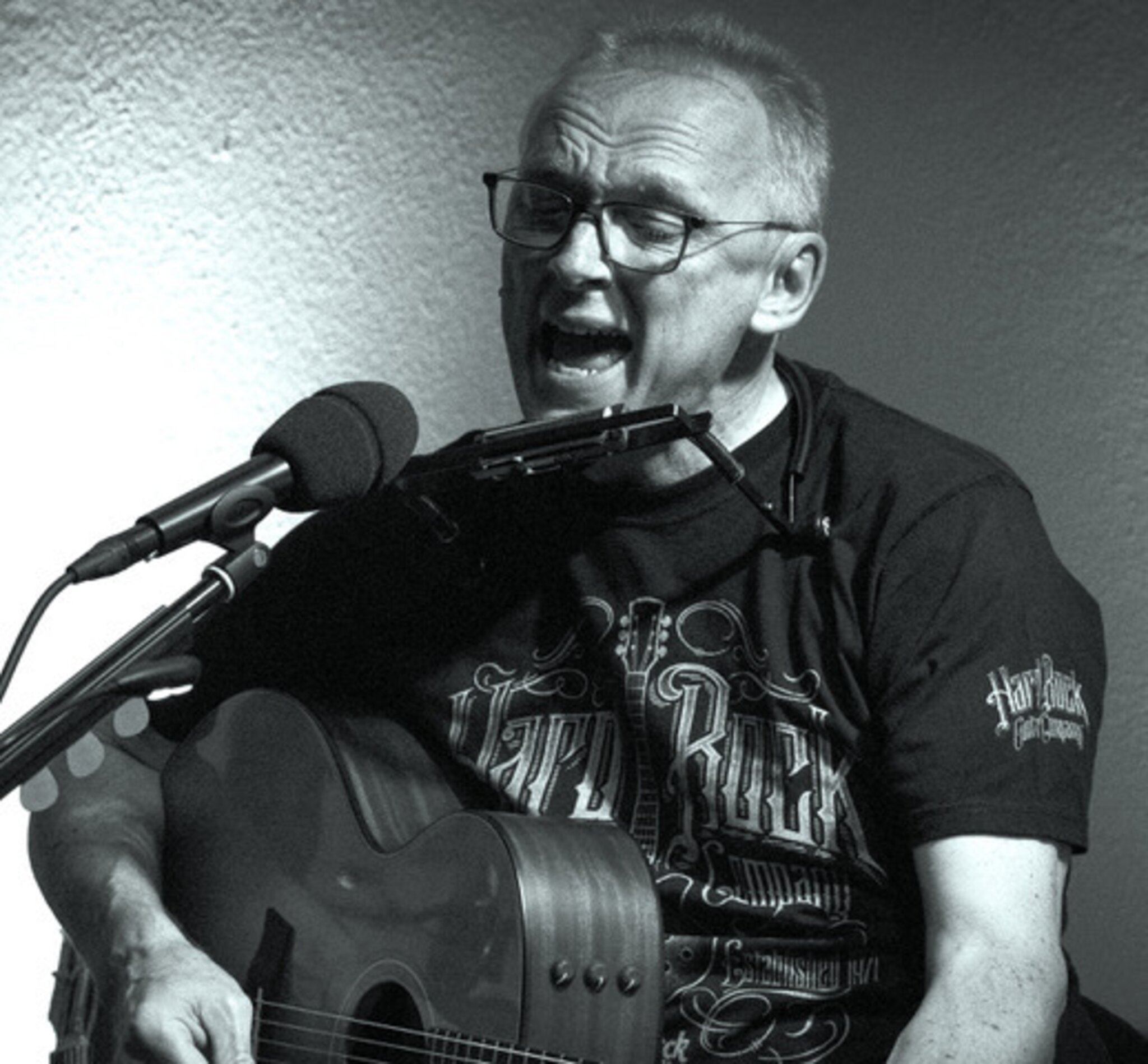 Folk Pop Rock Klassiker im Alten Lehrerhaus: Konzert mit Michael Fiene ...