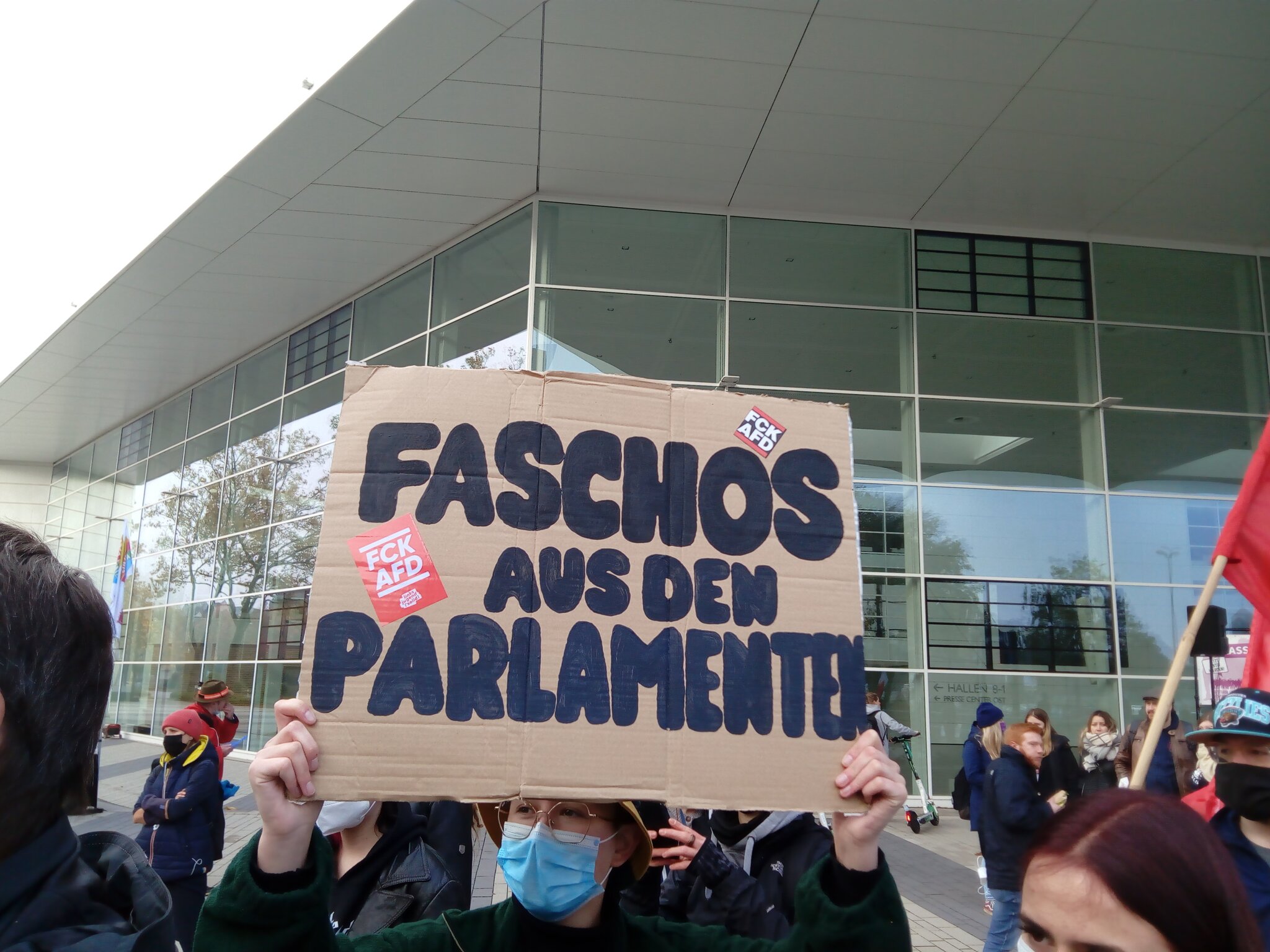 Essen protestiert gegen AFD-Landesparteitag: Mit VERDI und "Essen ...