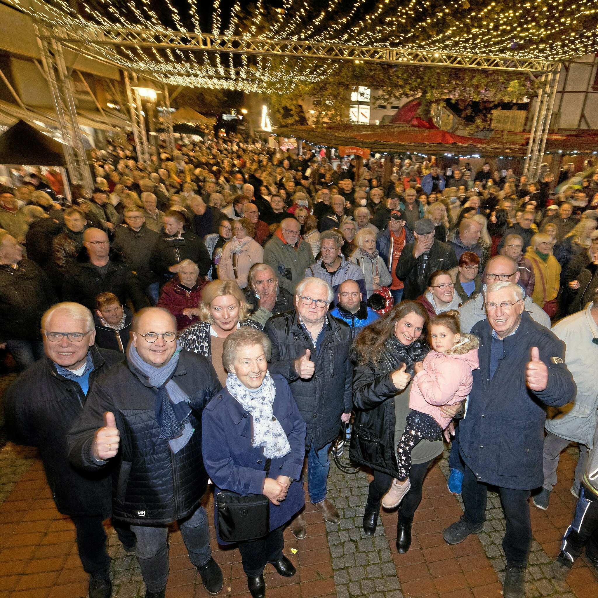 Buden und musikalische Unterhaltung für die ganze Familie: Steeler ...