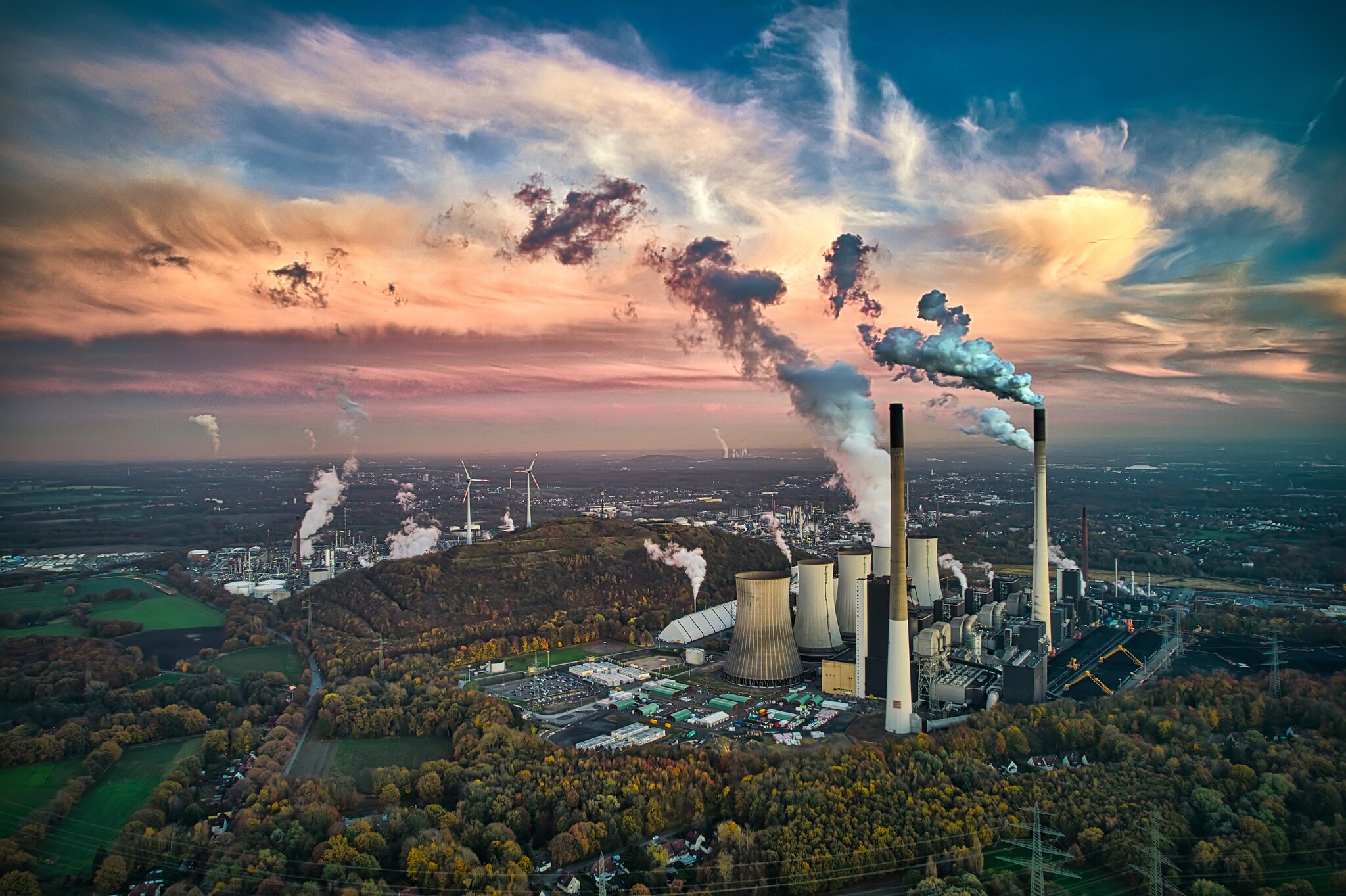 Scholven Uniper-Kraftwerk: Sonnenuntergang im Norden von Scholven ...