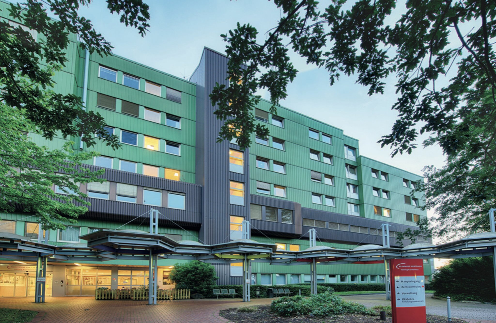 Kamen: Großeinsatz wegen Pfefferspray: 29 Patienten mussten evakuiert ...