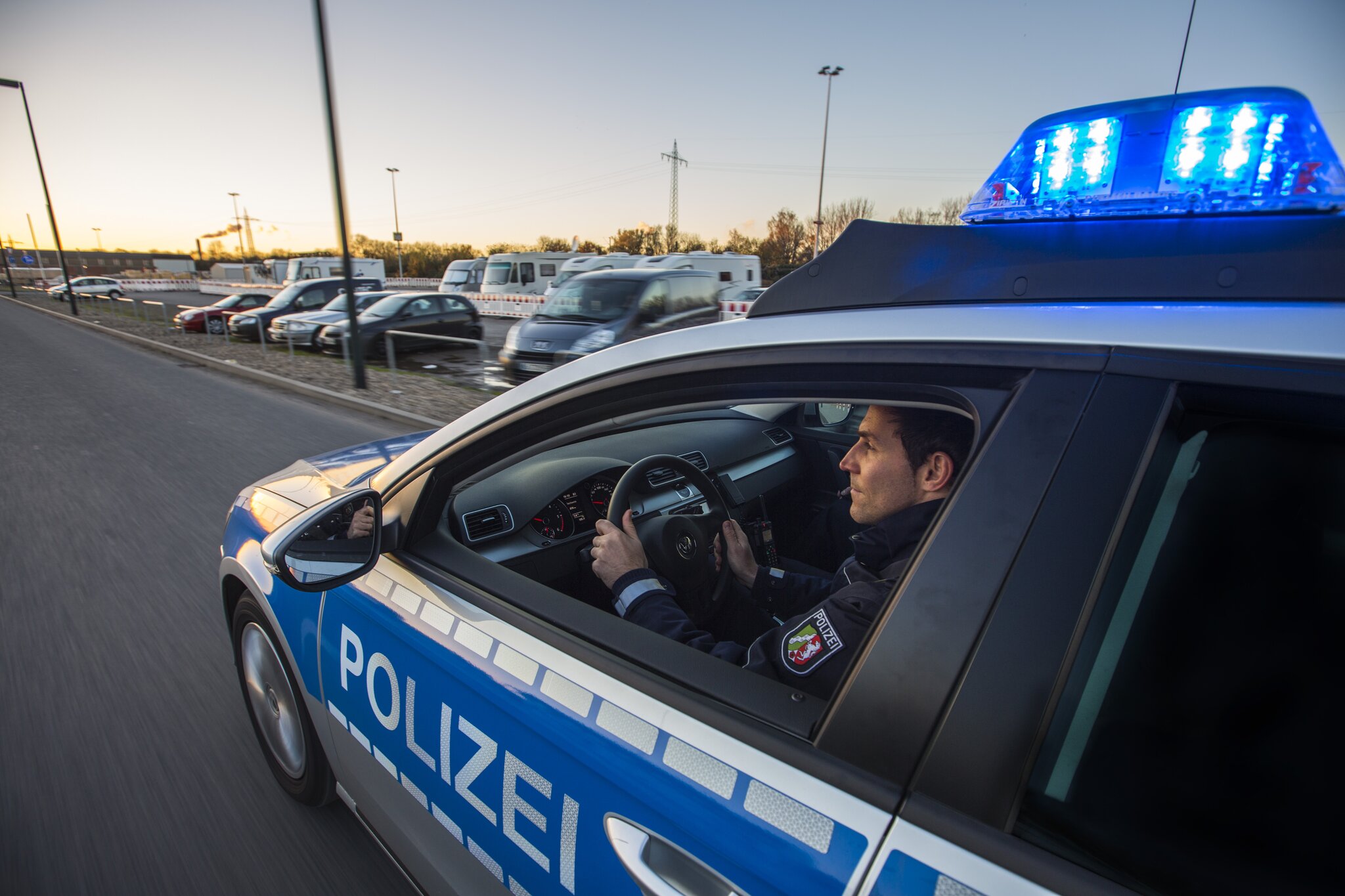 Polizei Oberhausen sucht Zeugen nach Unfallflucht: Radfahrerin an der Langemarkstraße angefahren ...