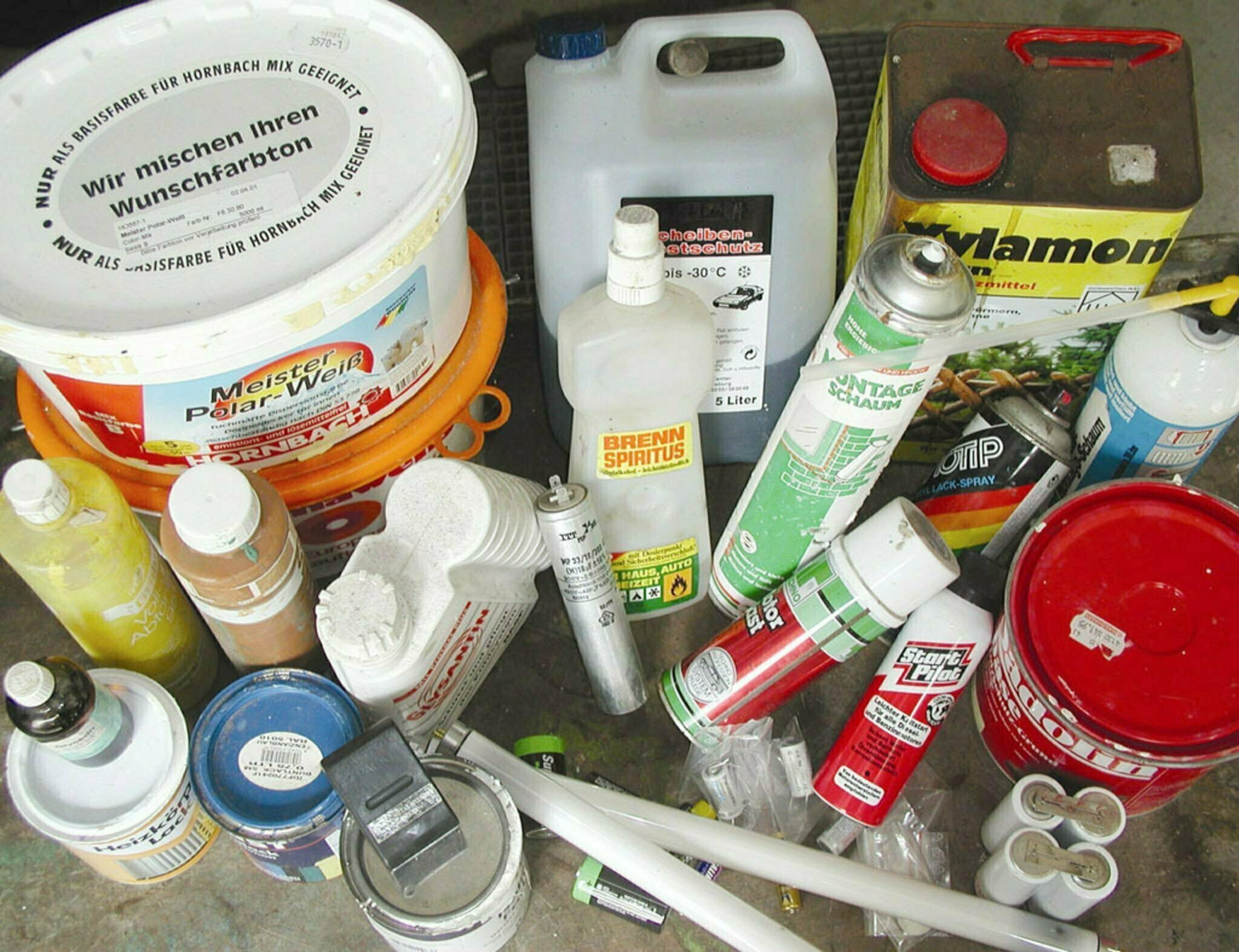 Schadstoffsammlung in Unna: Batterien und Lacke fachgerecht entsorgen ...
