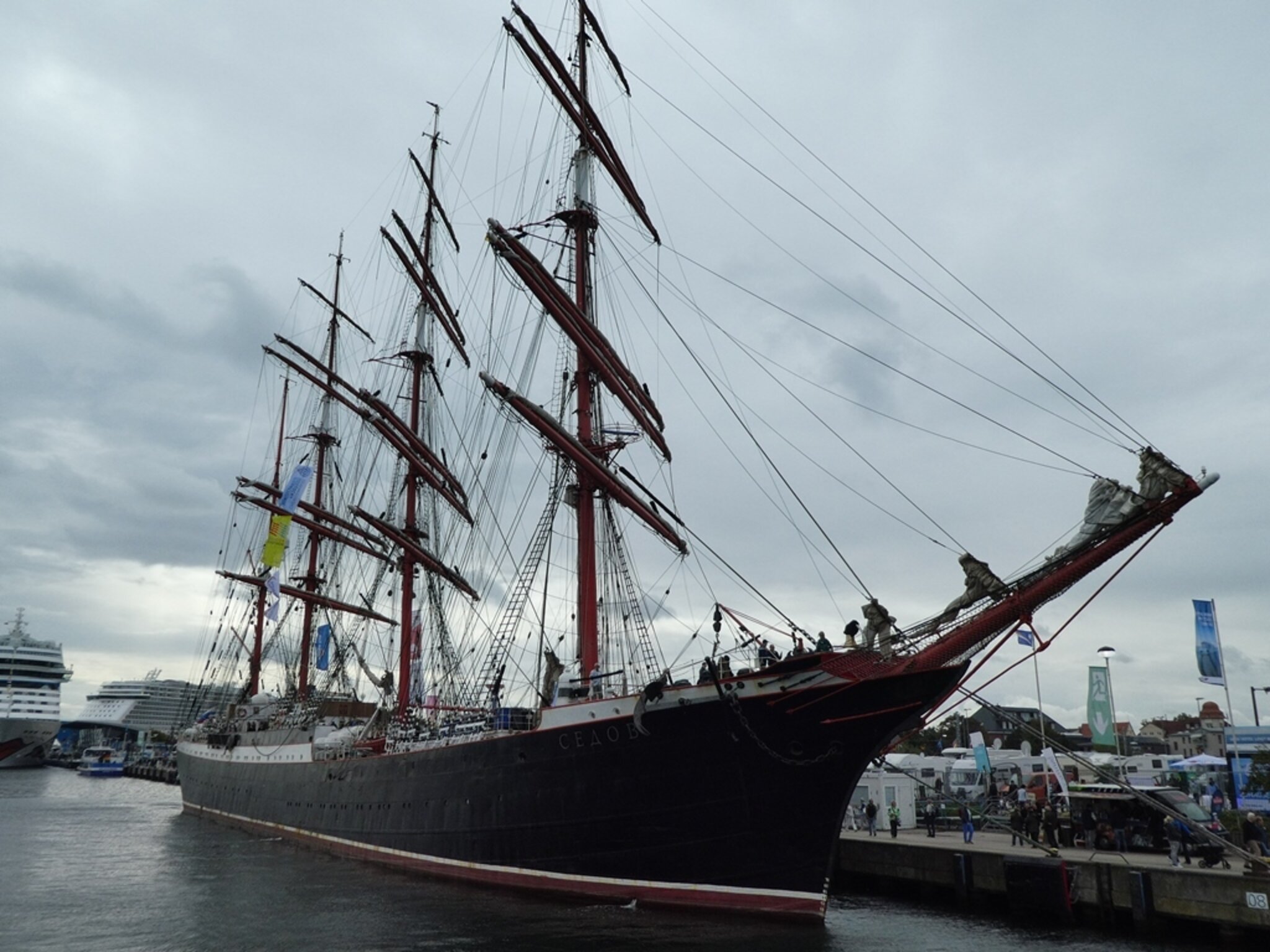 Viermastbark-Sedov: Zum Cruise Festival die russische Viermastbark ...