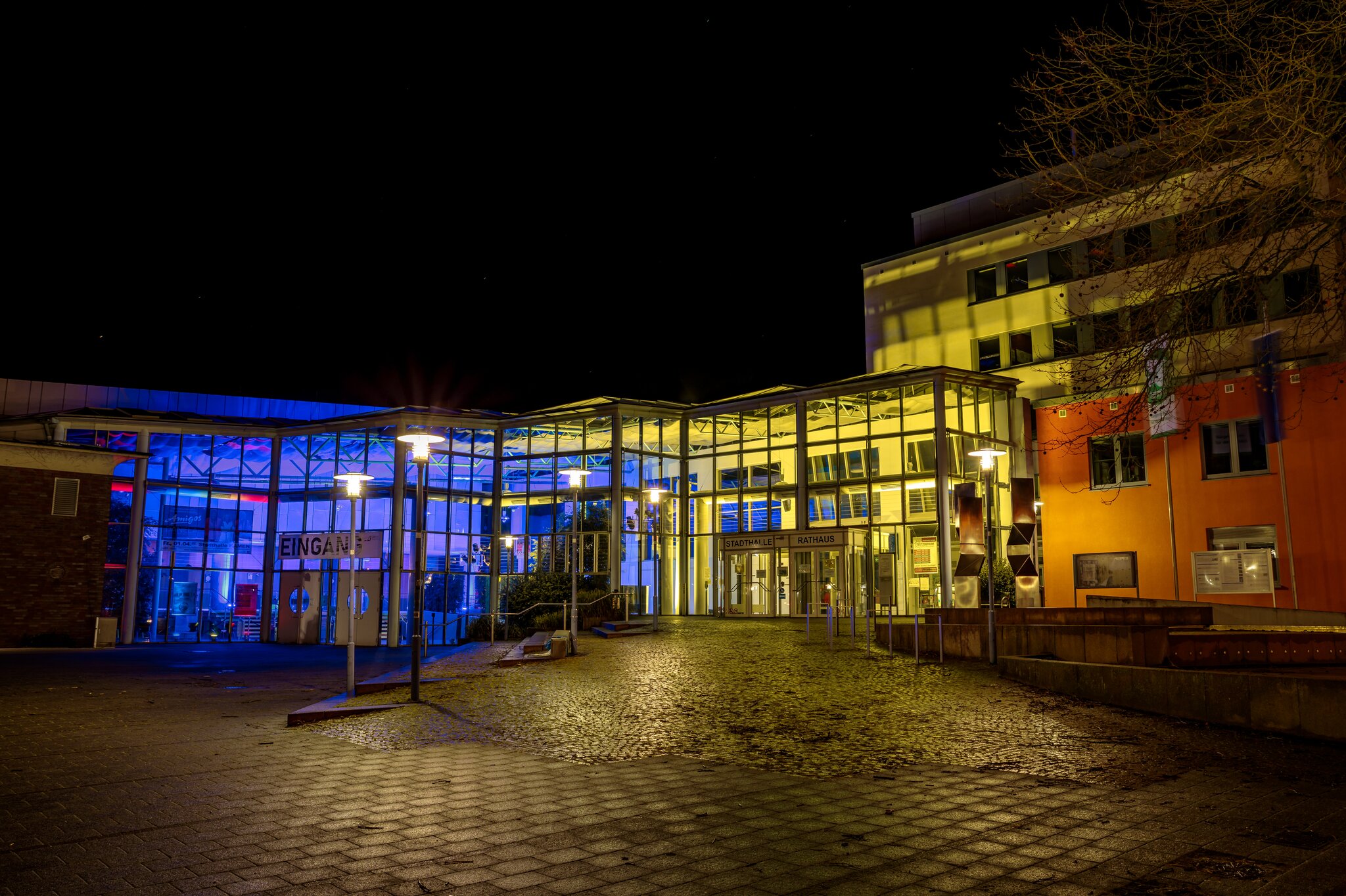 Auch das Rathaus in Kamen zeigt Farbe... - Kamen