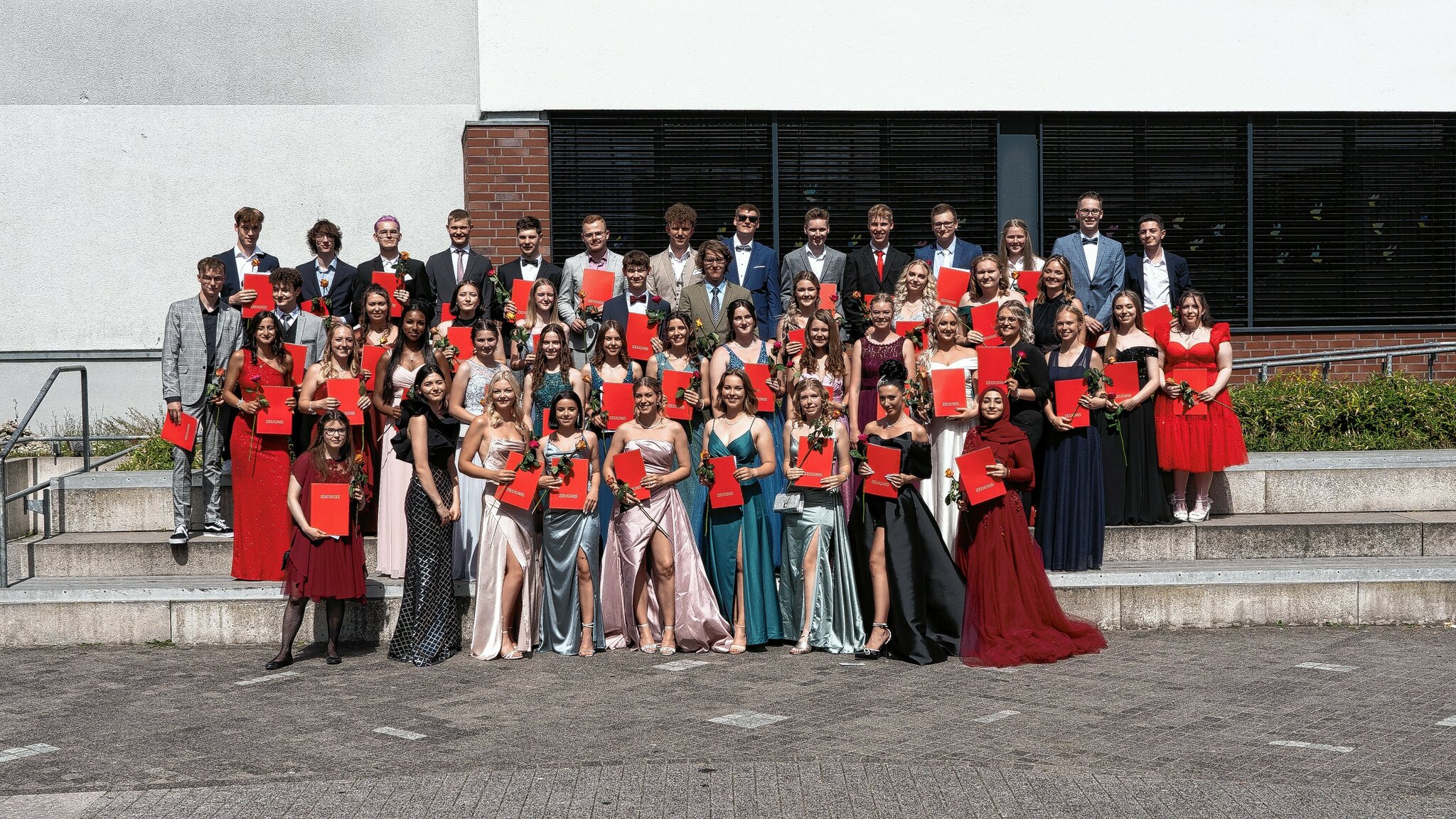Frisch Gebackene Absolventen Abitur 2022 An Der Gesamtschule H nxe H nxe