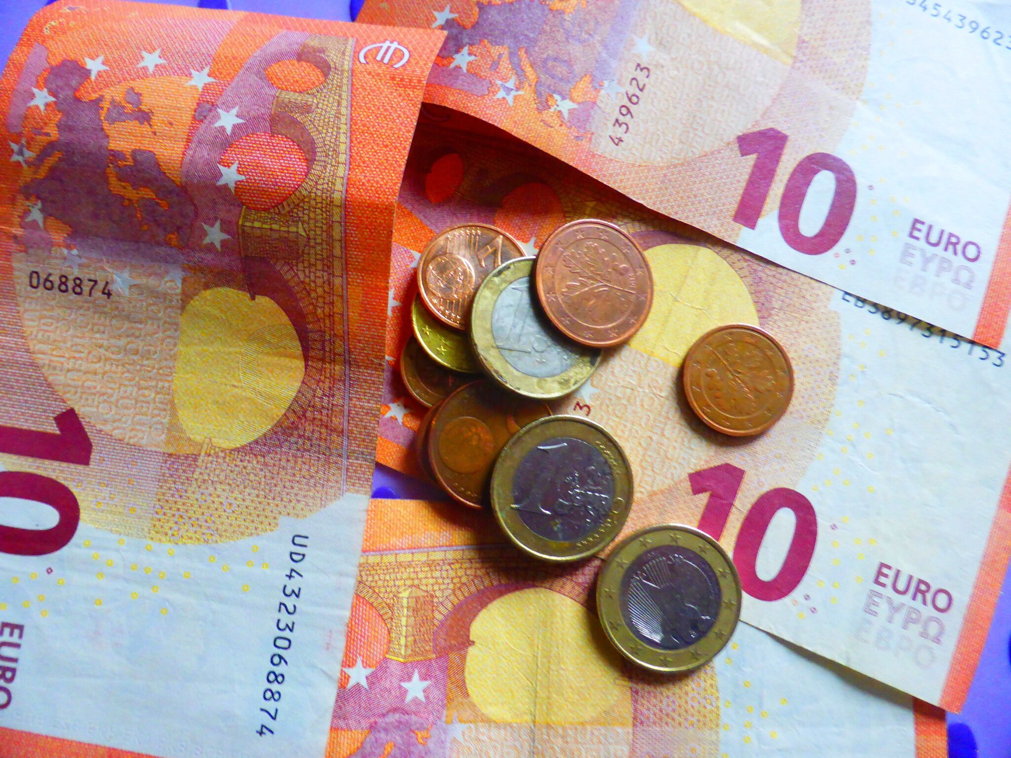 Rentner/innen haben genug Geld zur Verfügung: Rentenpräsidentin winkt ...