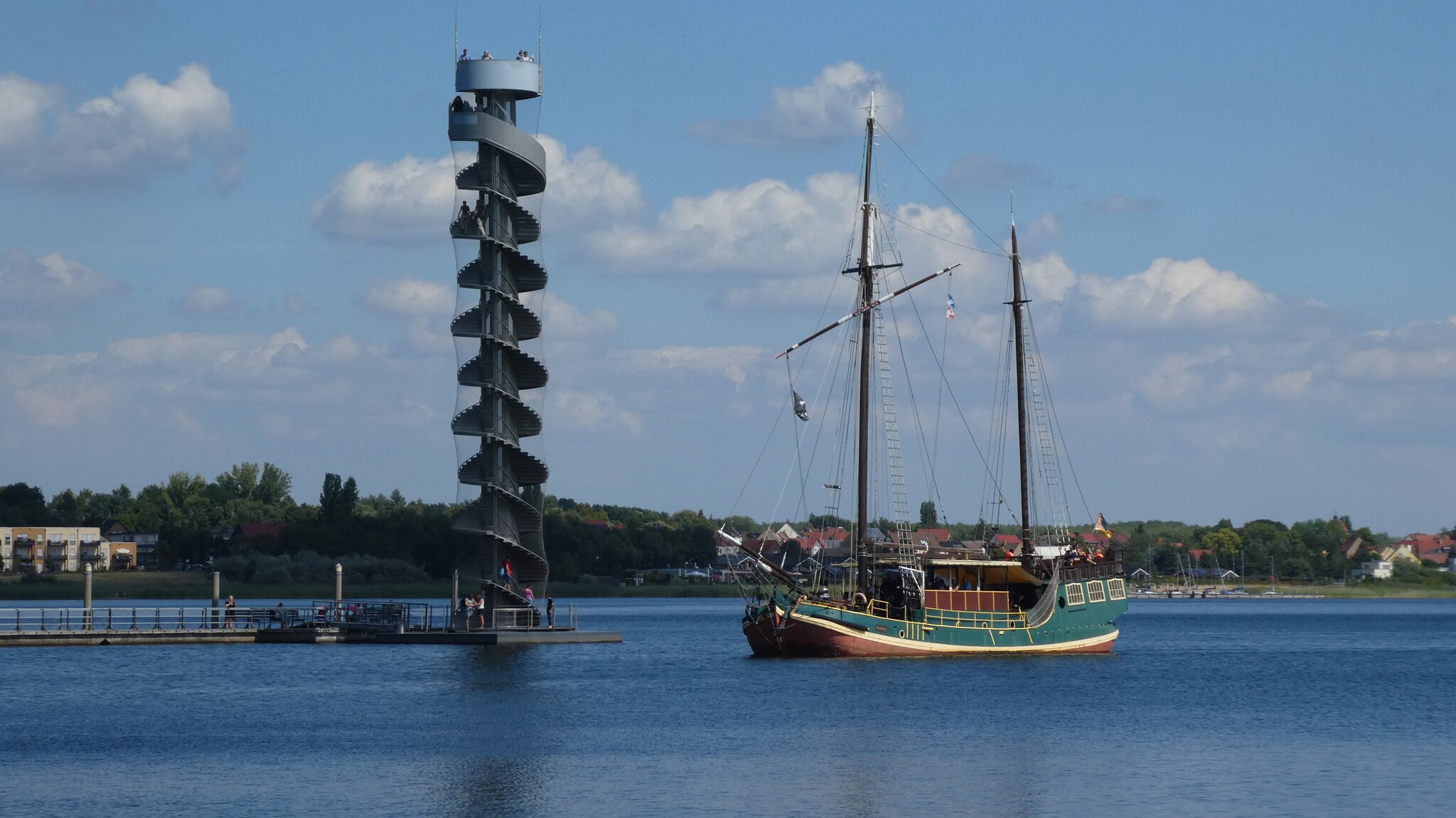 Goitzschesee in Bitterfeld: Mit dem Piratenschiff Reudnitz eine ...