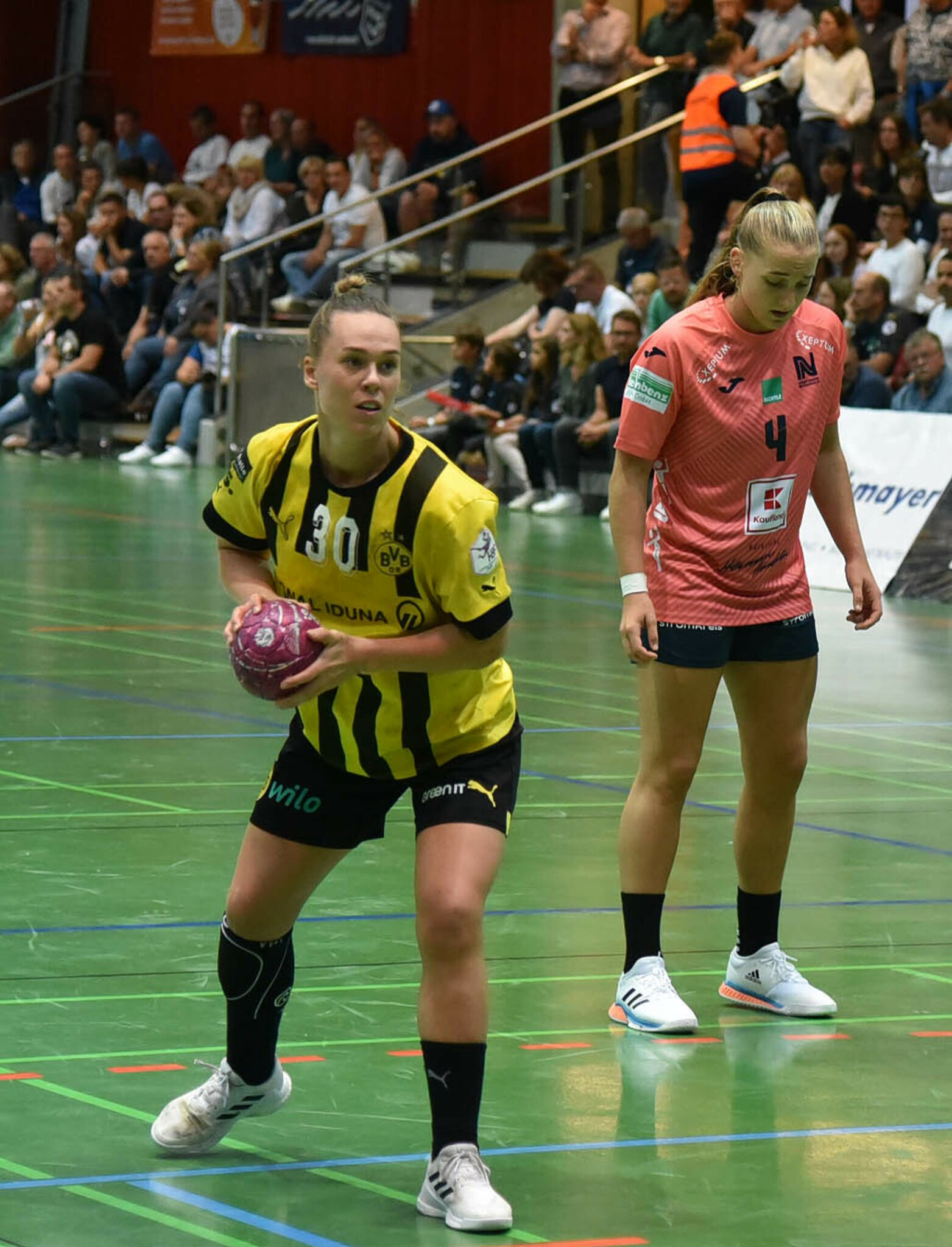 BVB Damenhandball-Bundesliga: Frida Rönning opfert sich für das BVB-Team auf...Die ...