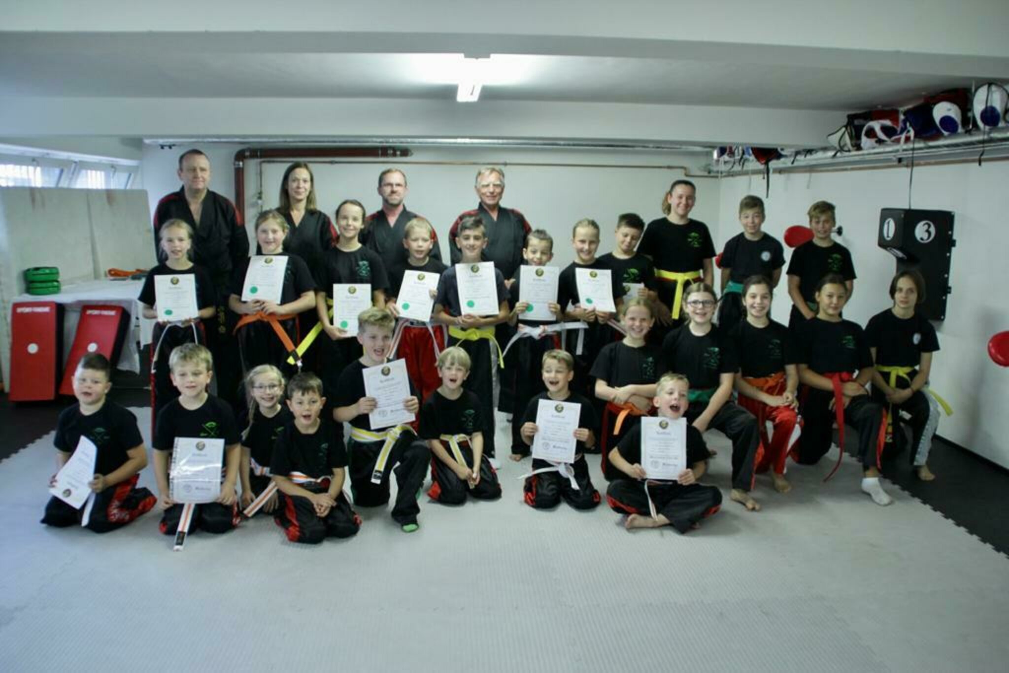 WTKA Kickboxing Kinder-Prüfung: In Drei Stunden zum weißen Gürtel ...