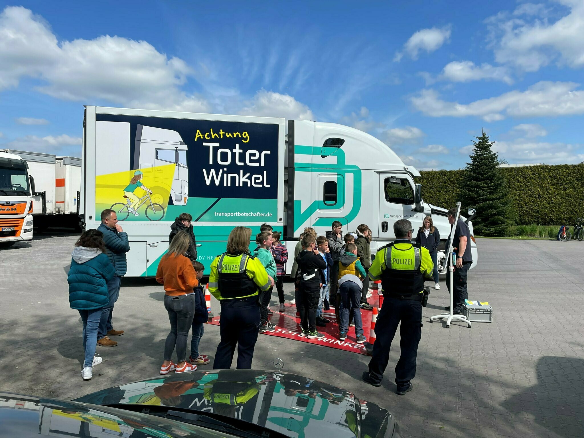 Schulung für Grundschüler: Aktion "Toter Winkel" im Kreis Kreis ...