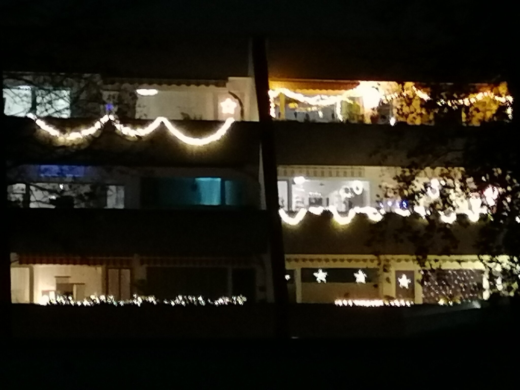 Etwas Licht in dunklen Zeiten: Freisenbruch leuchtet - Essen-Steele