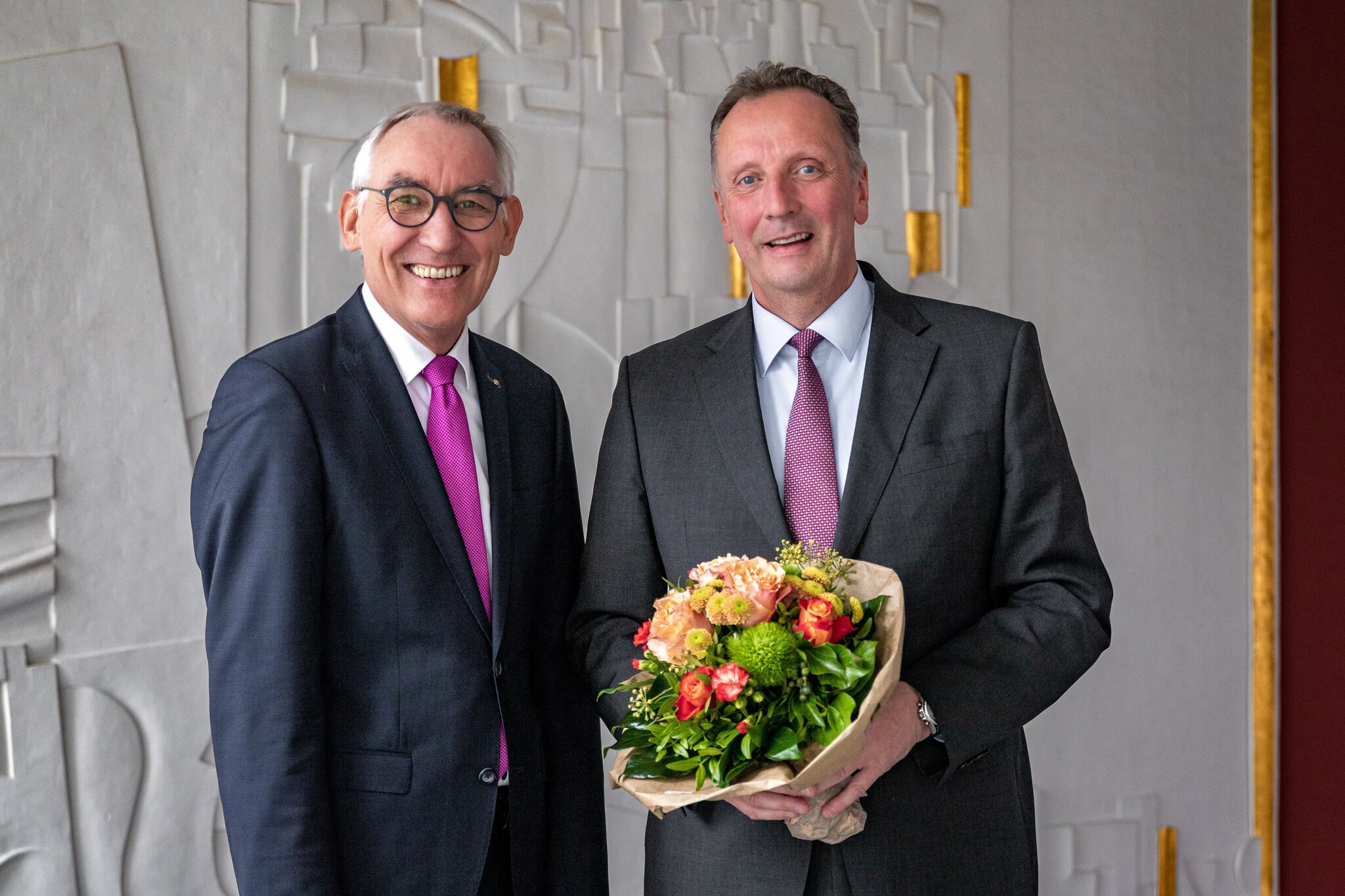 Bezirksregierung Arnsberg: Sommer übernimmt Kommunalaufsicht und ...