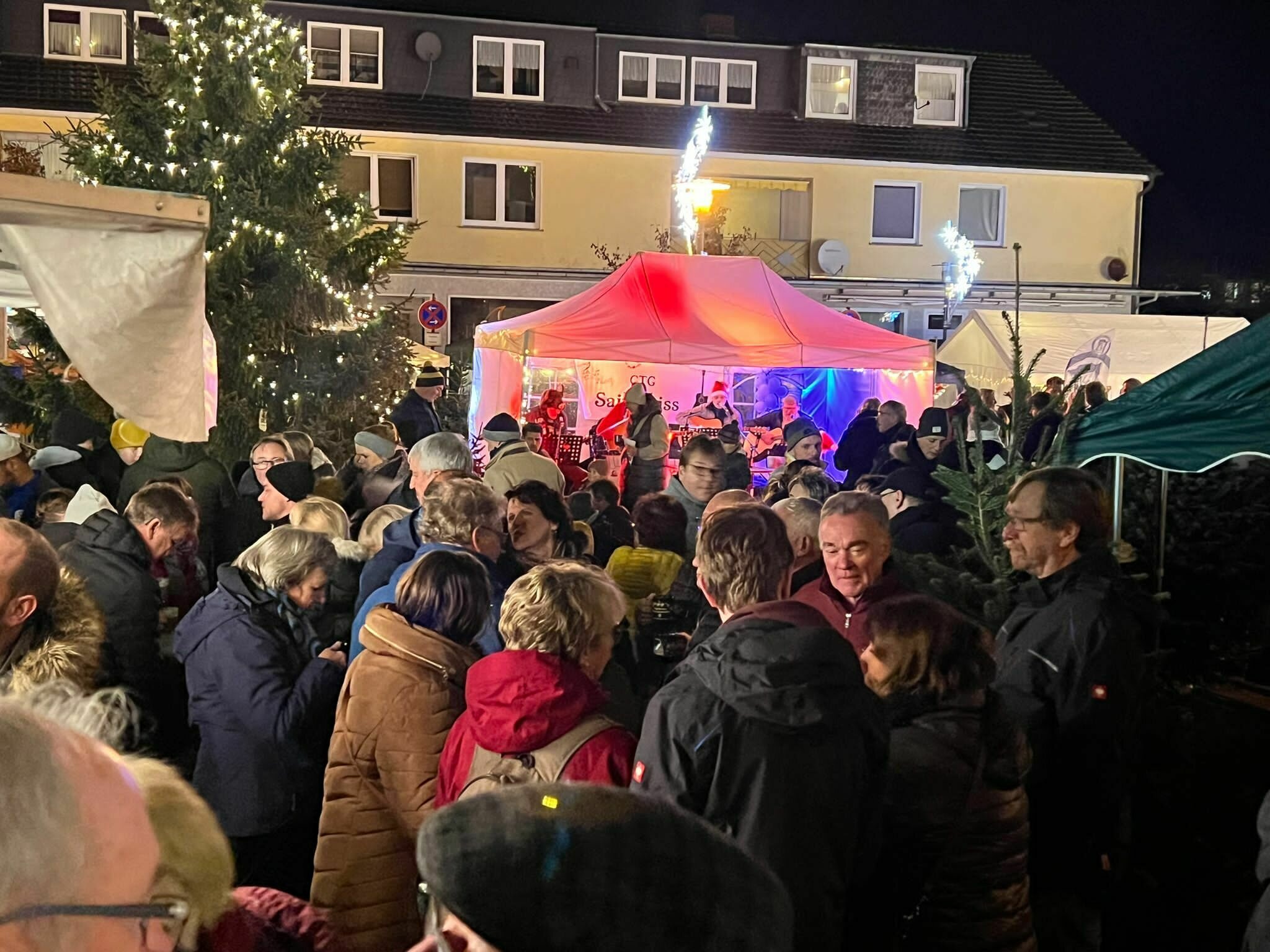 Grandiose Auftaktveranstaltung: Voller Erfolg für den Sternenmarkt in ...