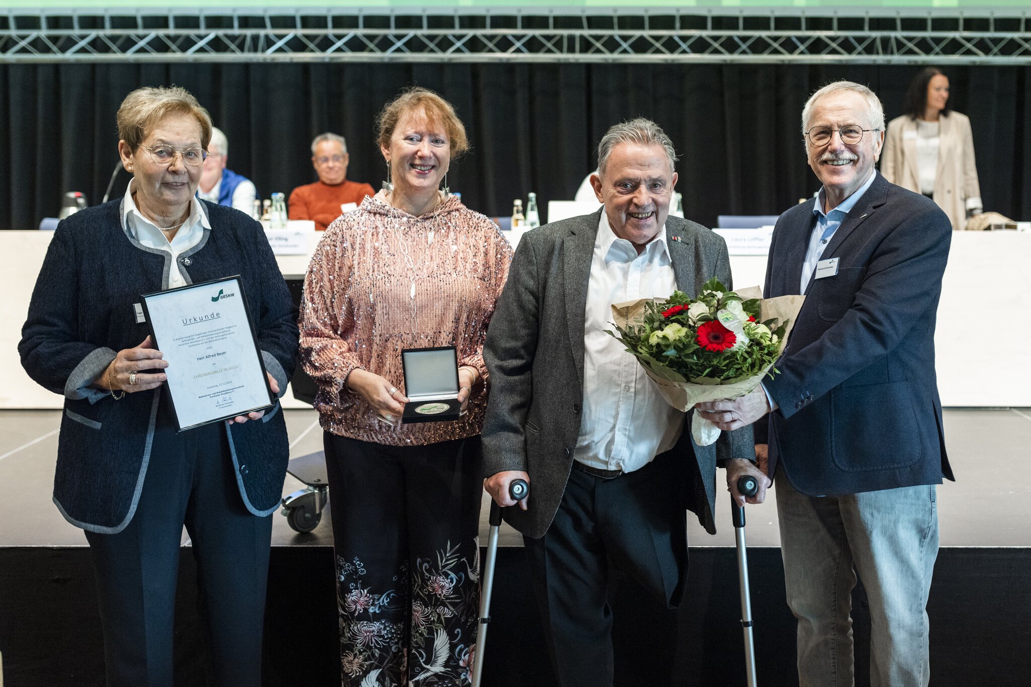 Namen und Nachrichten: Landesverband ehrt Alfred Beyer - Mülheim an der ...