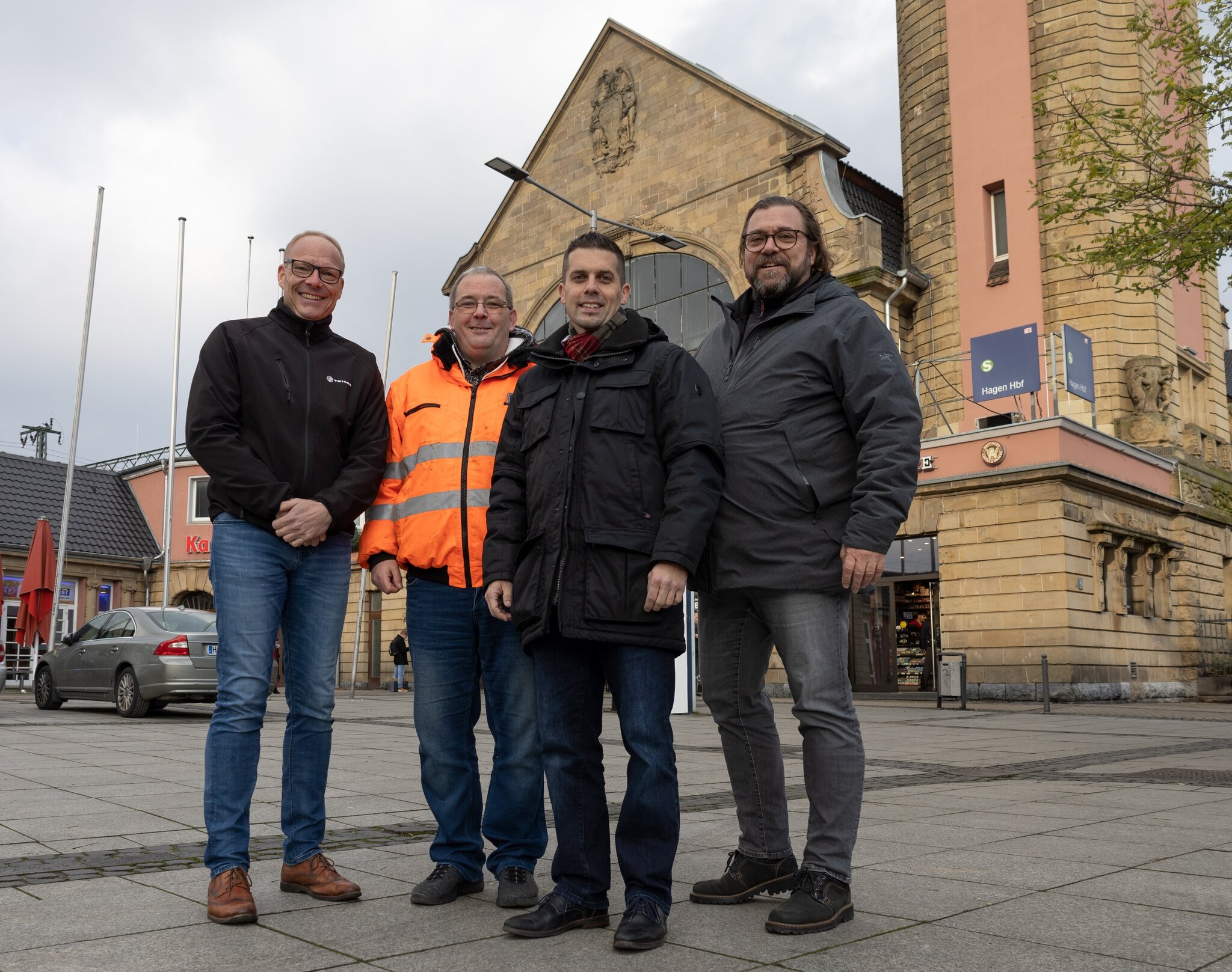 WBH erneuert Beleuchtung: Mehr Licht am Hauptbahnhof - Hagen