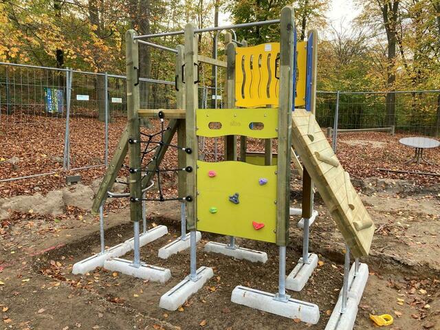 Außenbereiche aufgewertet: Neue Spielgeräte für vier städtische Kitas ...