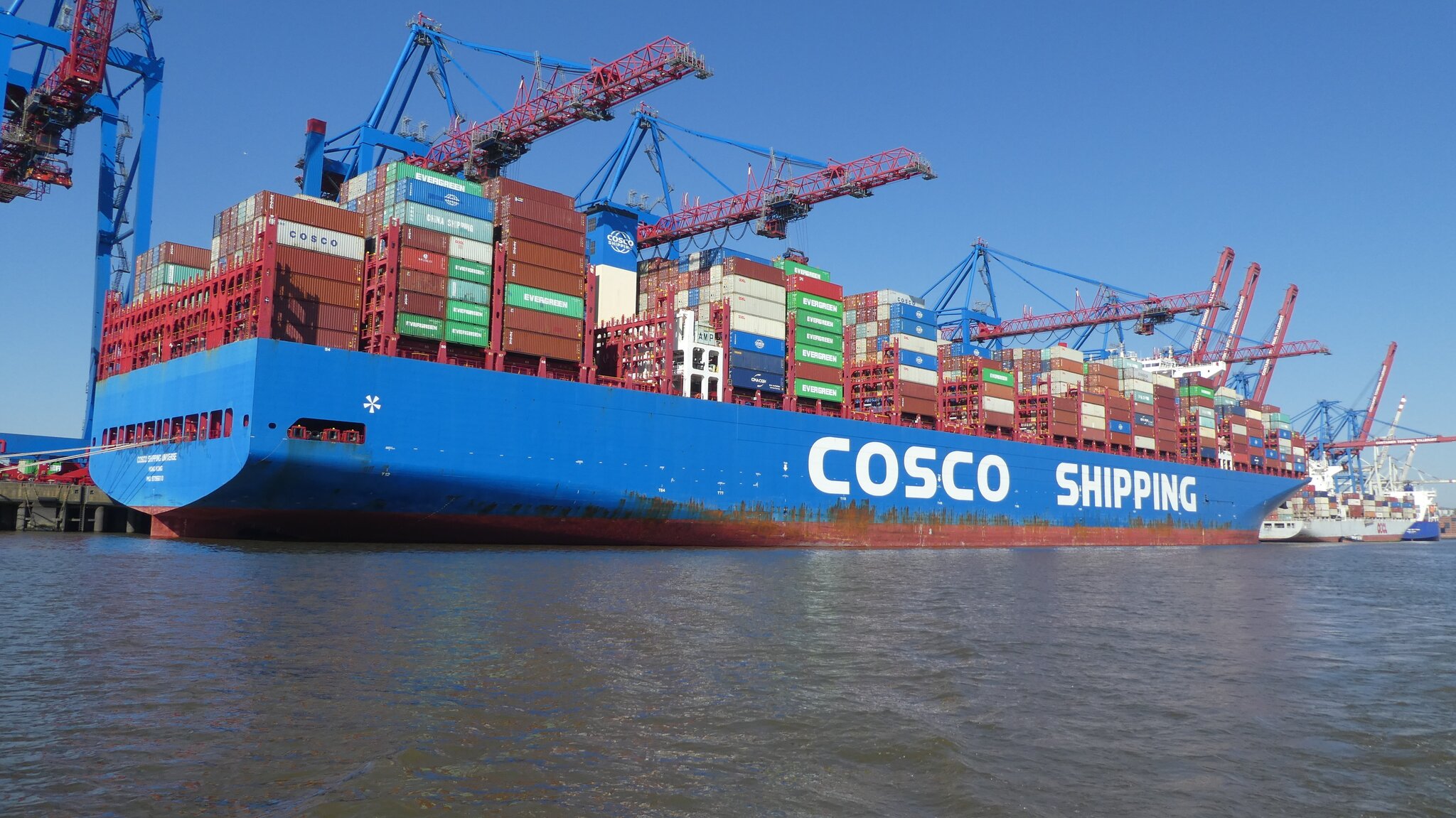 Containerschiff Cosco Shipping Universe: Ein Containerschiff im ...
