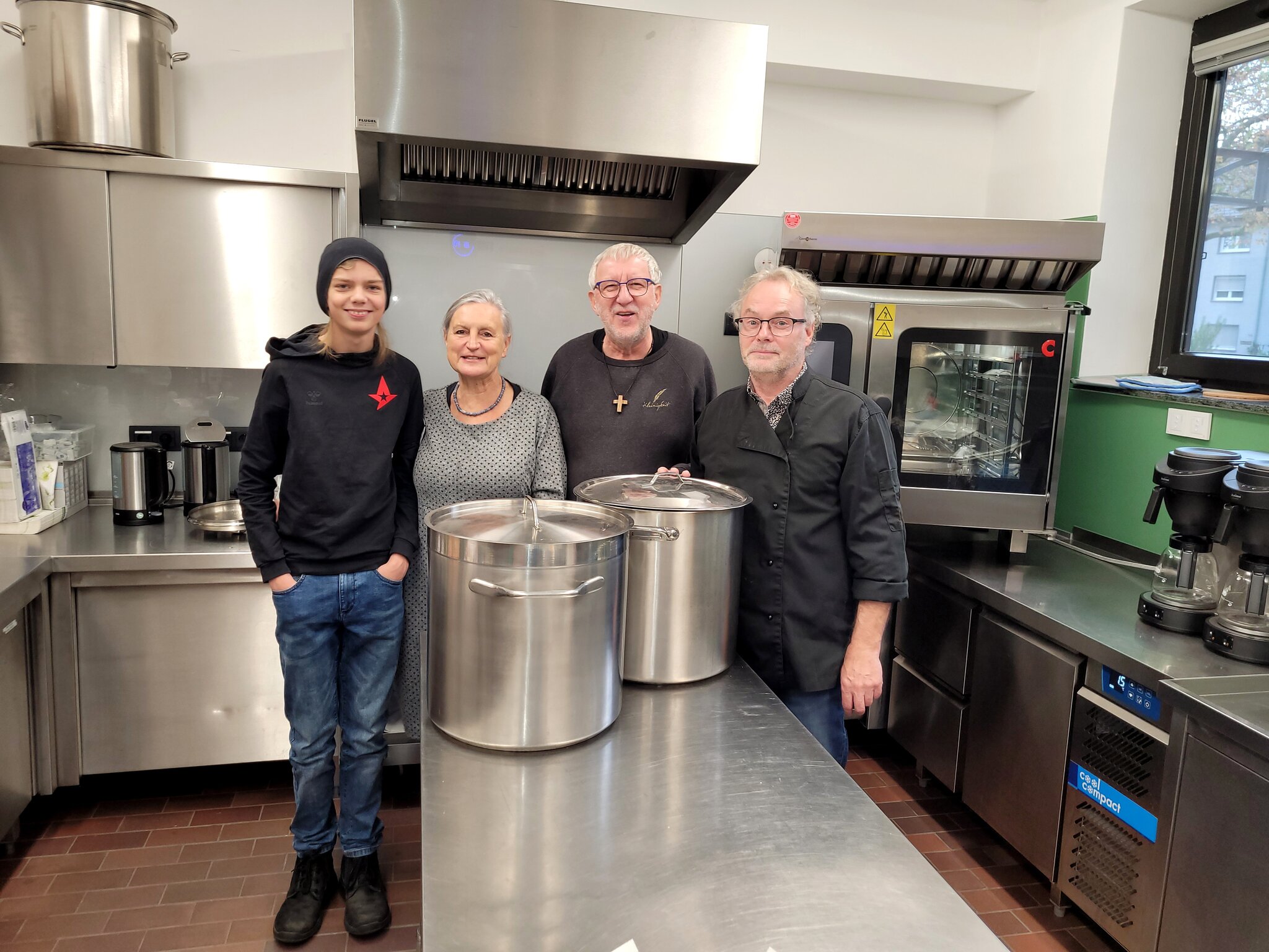 Kostenfreier Mittagstisch in Obermeiderich: Eine Kelle Suppe – eine ...