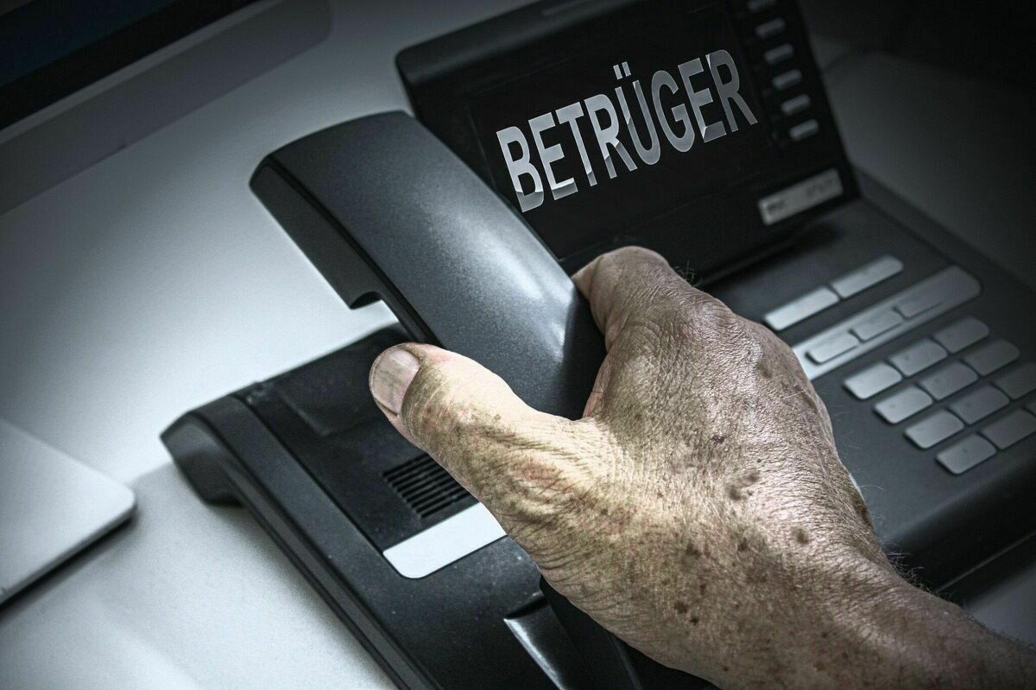 Betrugsmasche: Achtung: Aktuelle Warnung vor Trickbetrügern am Telefon ...