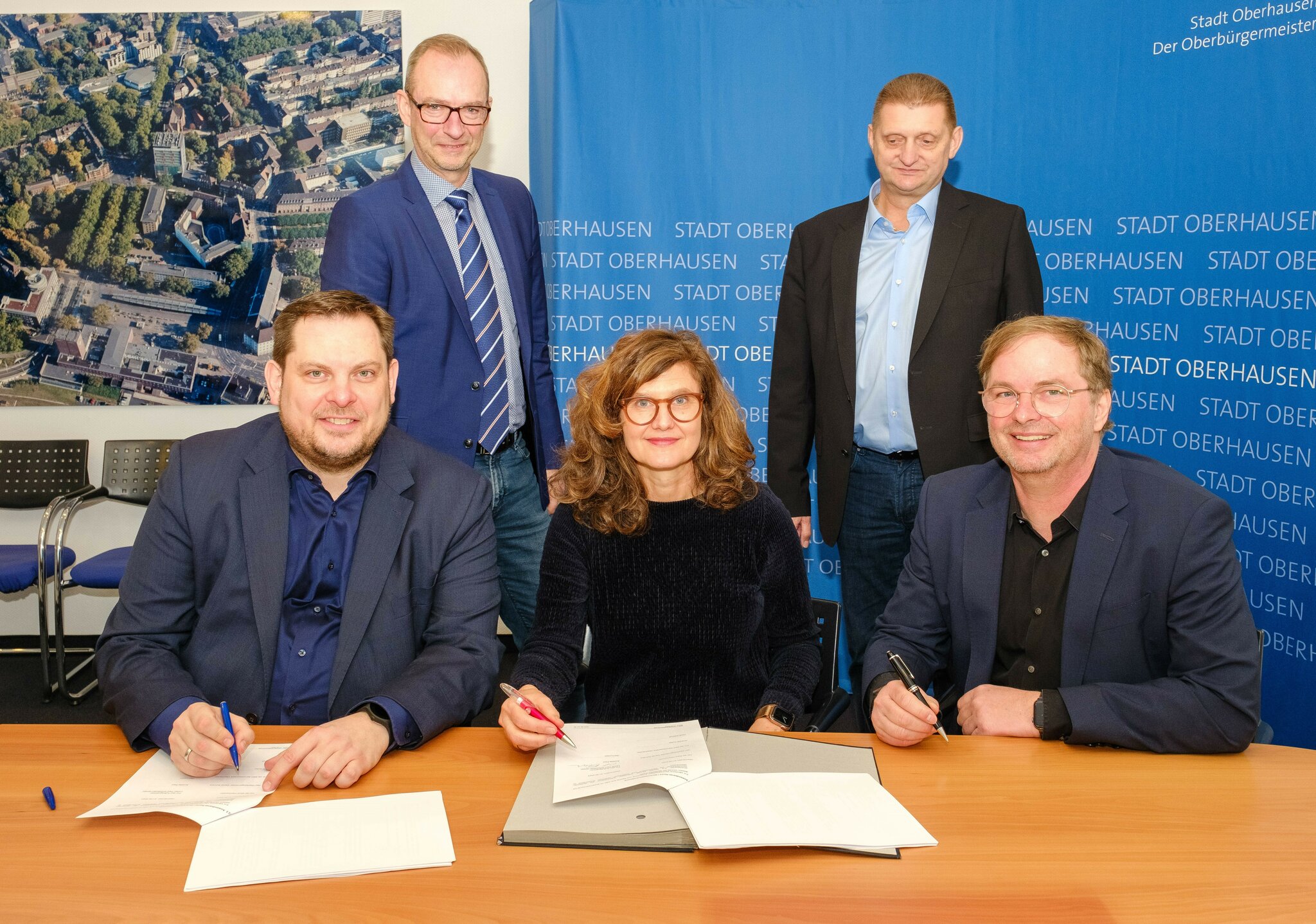 Neue Gesamtschule: Architektenvertrag ist unterschrieben - Oberhausen