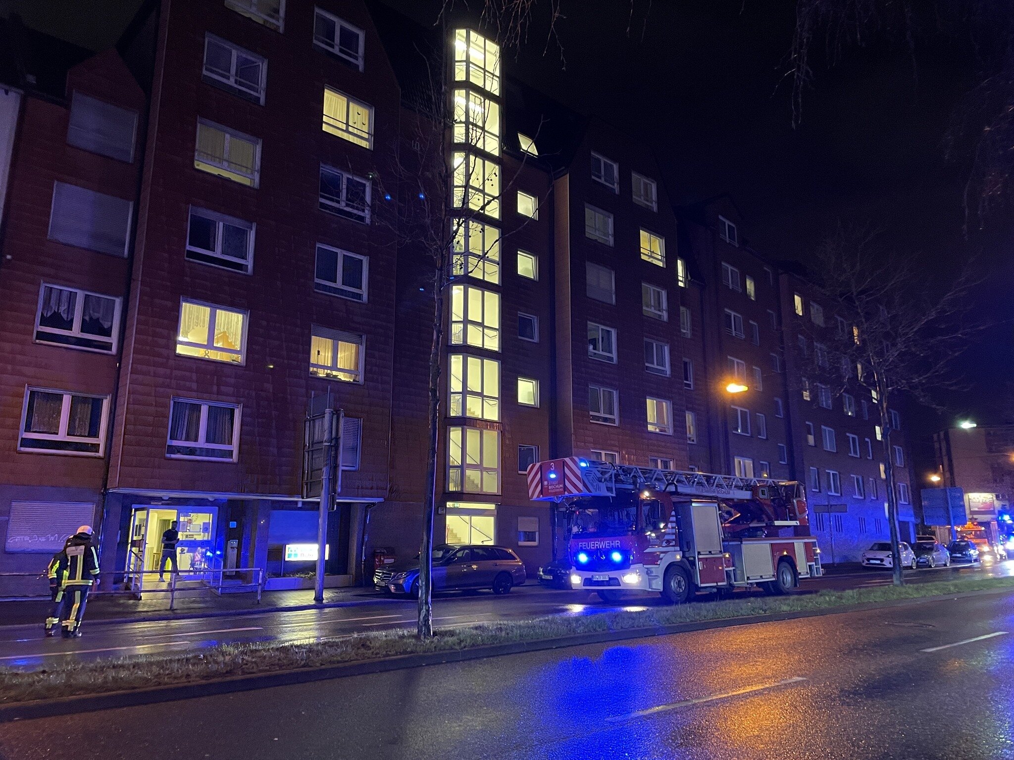 Feuerwehr Bochum: Zimmerbrand in einer Pflegeeinrichtung in der ...