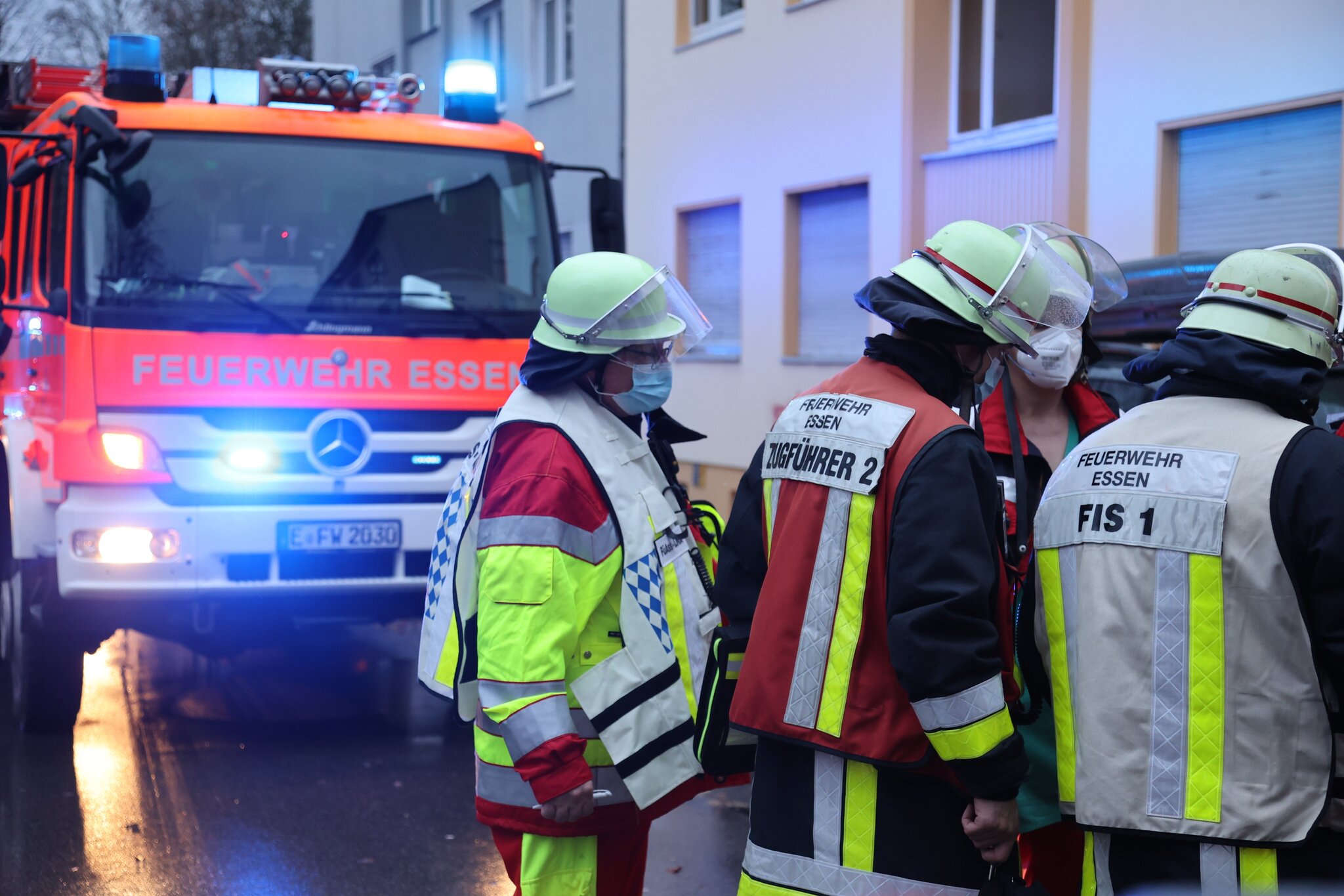 6. PERSONEN KAMEN INS KRANKENHAUS: 14 Verletzte durch Reizgasaustritt ...
