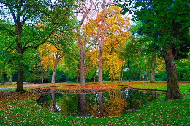 Jubiläum in den historischen Parkanlagen: Seit 30 Jahren Edelstahl ...