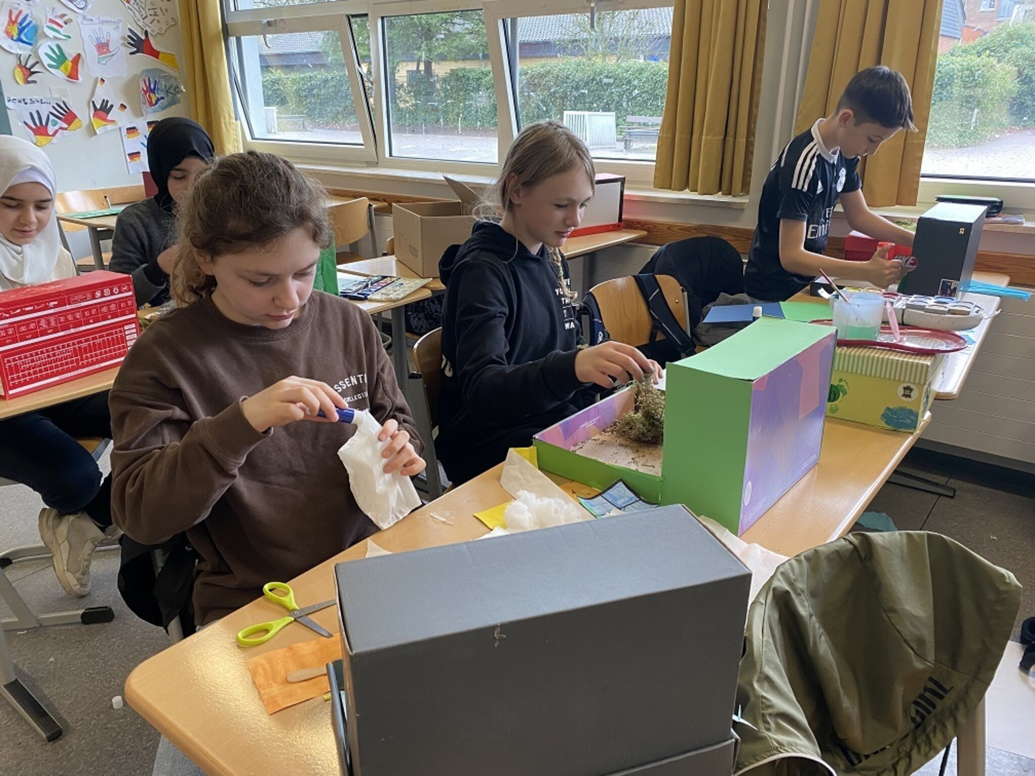 Stadtbücherei Wesel: Neue Ausstellung mit der Ida-Noddack Gesamtschule ...
