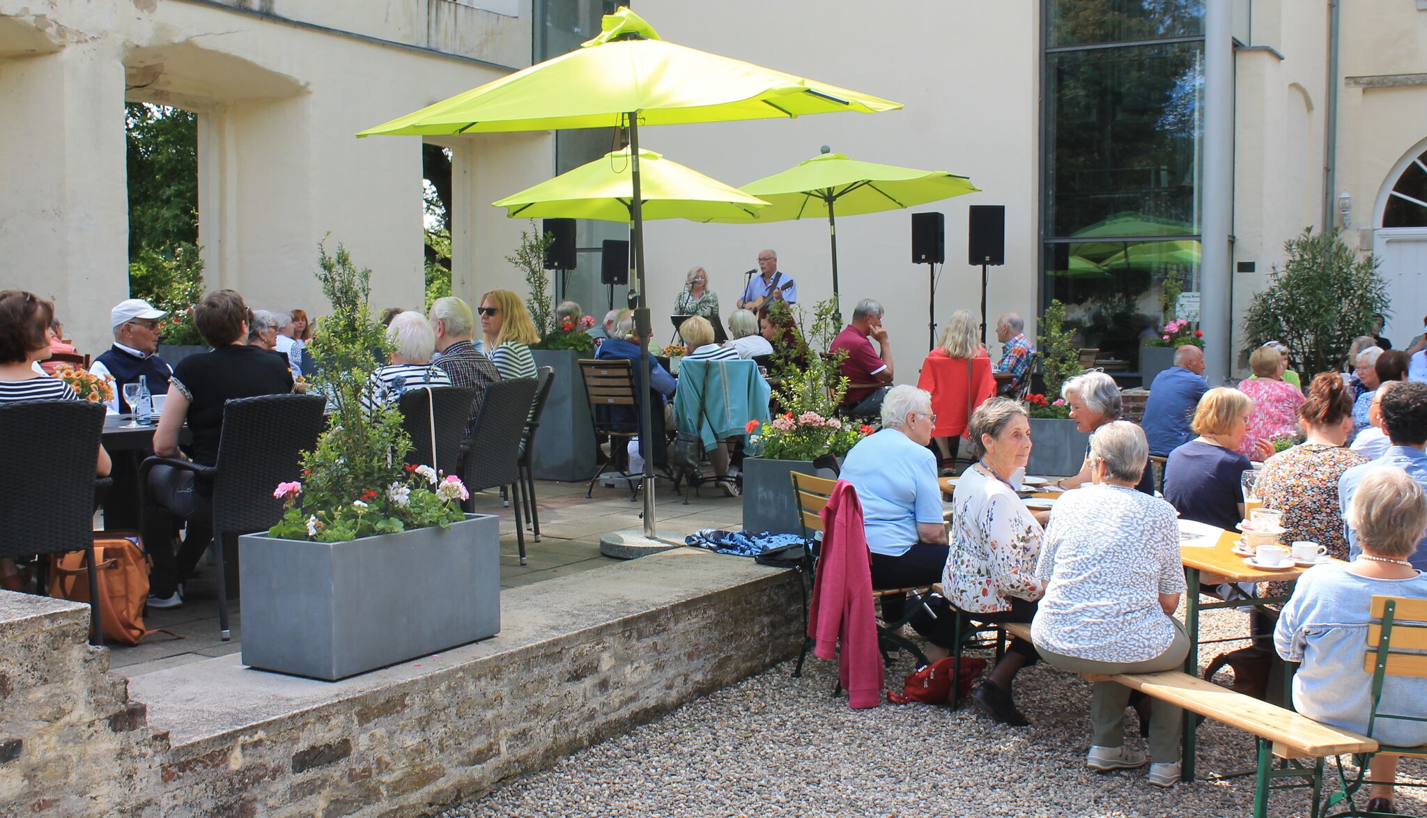 Burg Boetzelaer in Kalkar-Appeldorn jederzeit erreichbar! - Kalkar