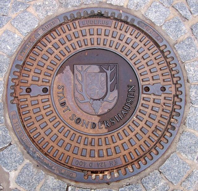 Besondere Kultur: Mein Blick auf "Kanaldeckel" - Alpen