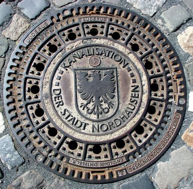 Besondere Kultur: Mein Blick auf "Kanaldeckel" - Alpen