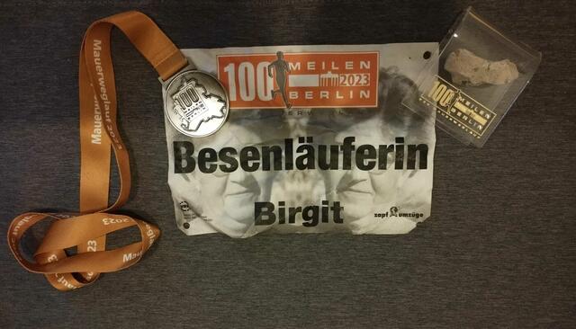 Als Besenläuferin schlaflos durch Berlin: Birgit Jahn war beim ...