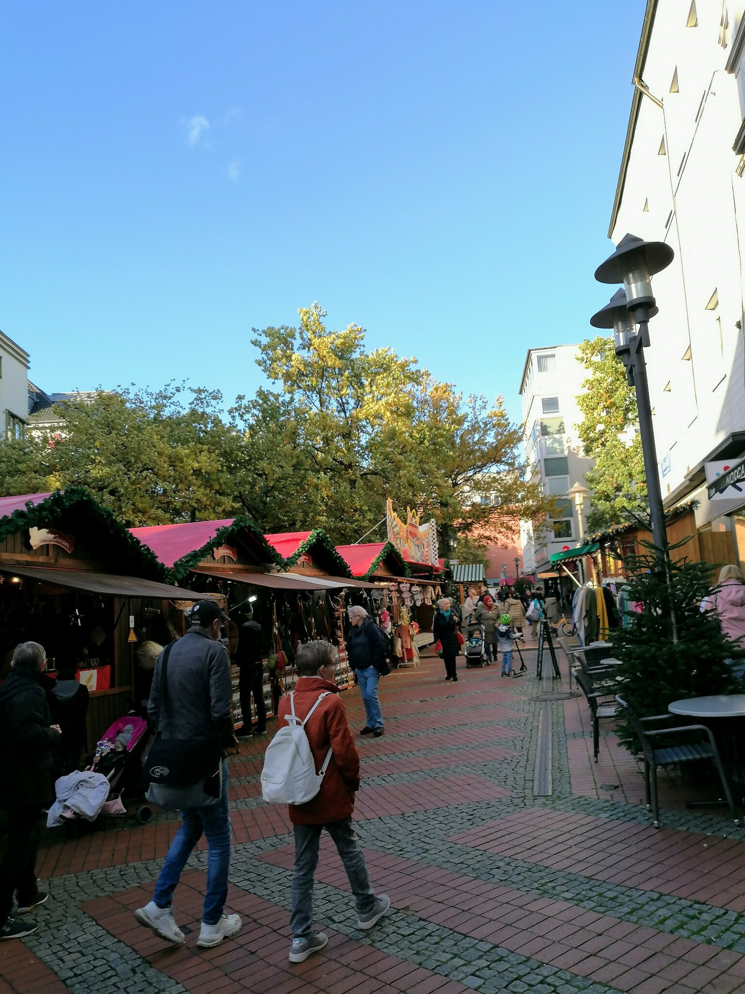 Stürmischer Start.: 47. Steeler Weihnachtsmarkt ist eröffnet - Essen-Steele