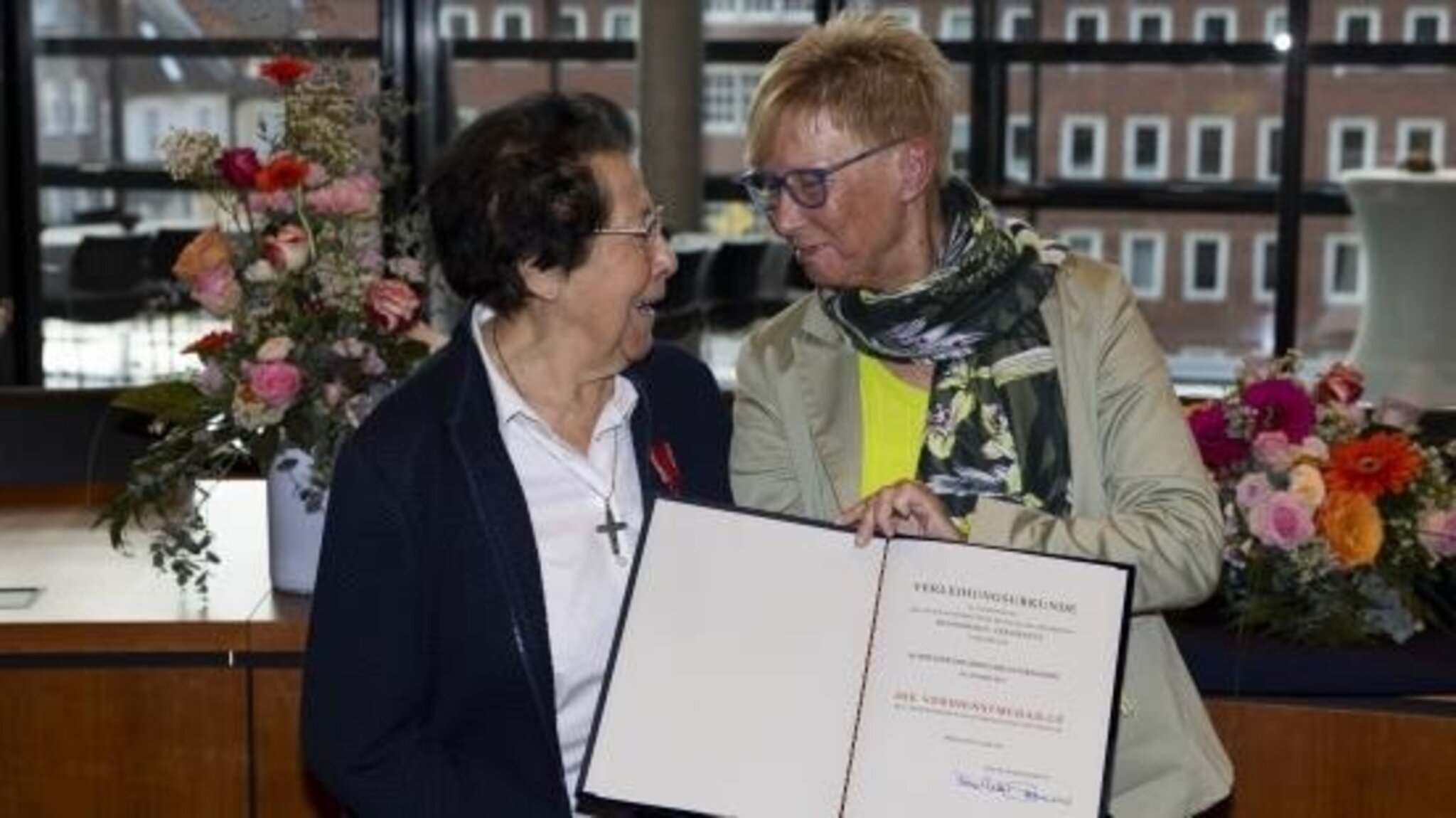 Bürgermeisterin Martina Rudowitz: Schwester Dolores Garcia Fernandez ...