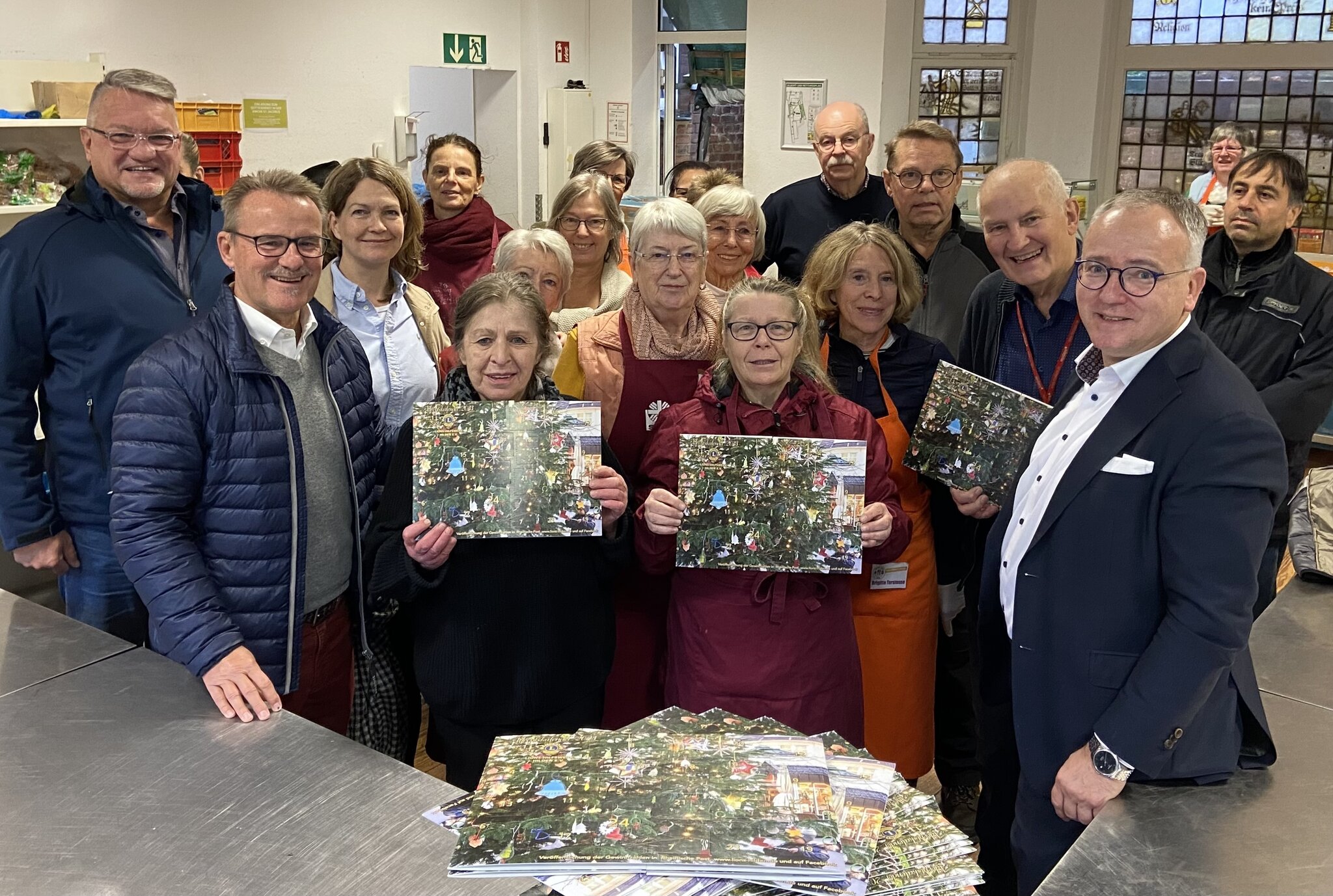 Lions Club Hilden schenkt Adventskalender: Überraschung für die ...