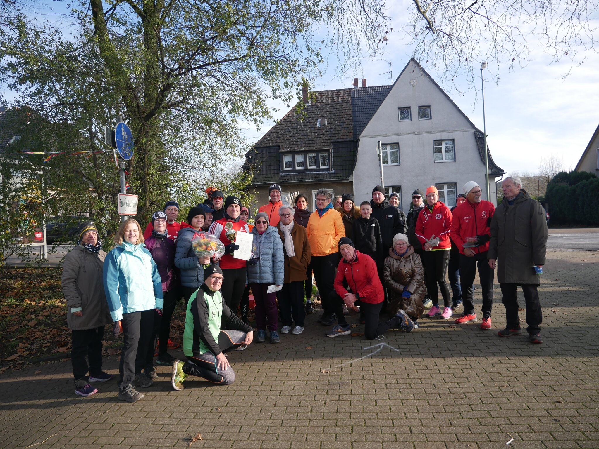 15. Essener Rhein-Herne-Kanal Marathon: 100. Marathon für Michael ...