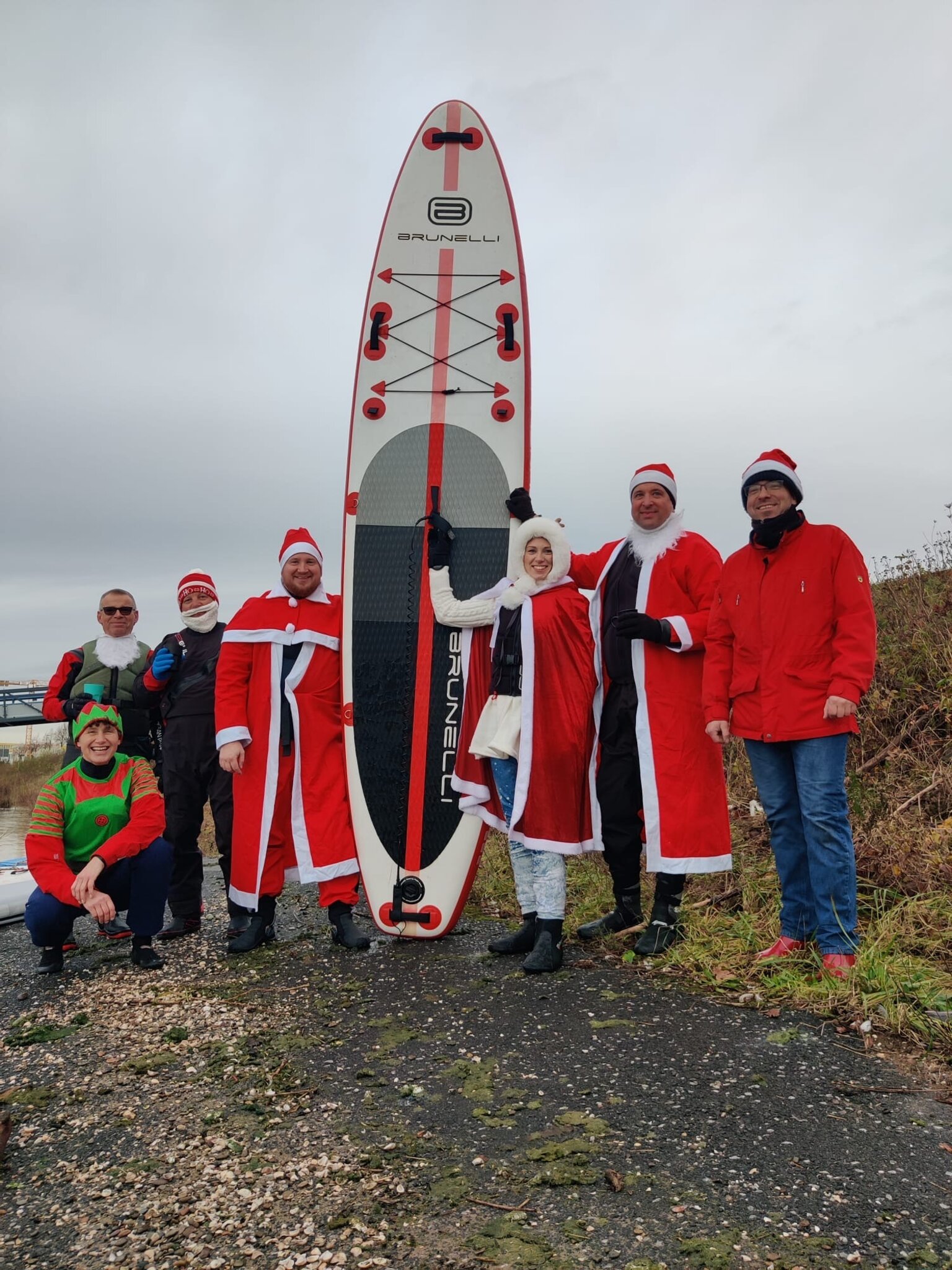 Nikolaus SUPen auf dem Rhein: NIKOLAUS SUPen 2023 - Monheim am Rhein