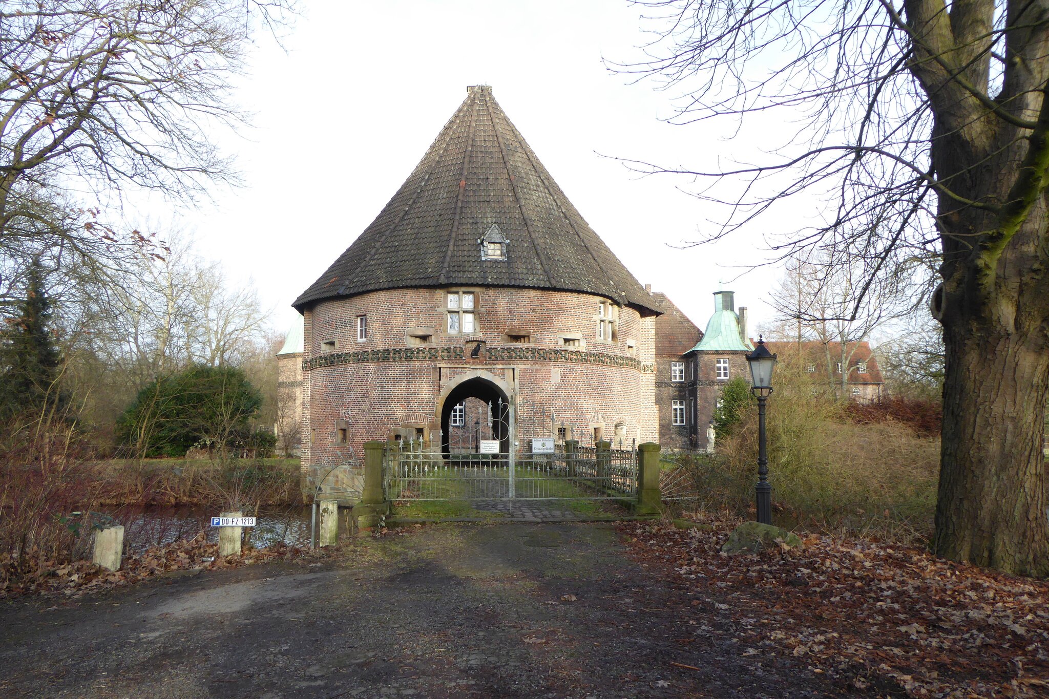 Geweässer, Ritter,Adelsgeschlecht,Torhaus,Burg: Schloss Bladenhorst - Herne
