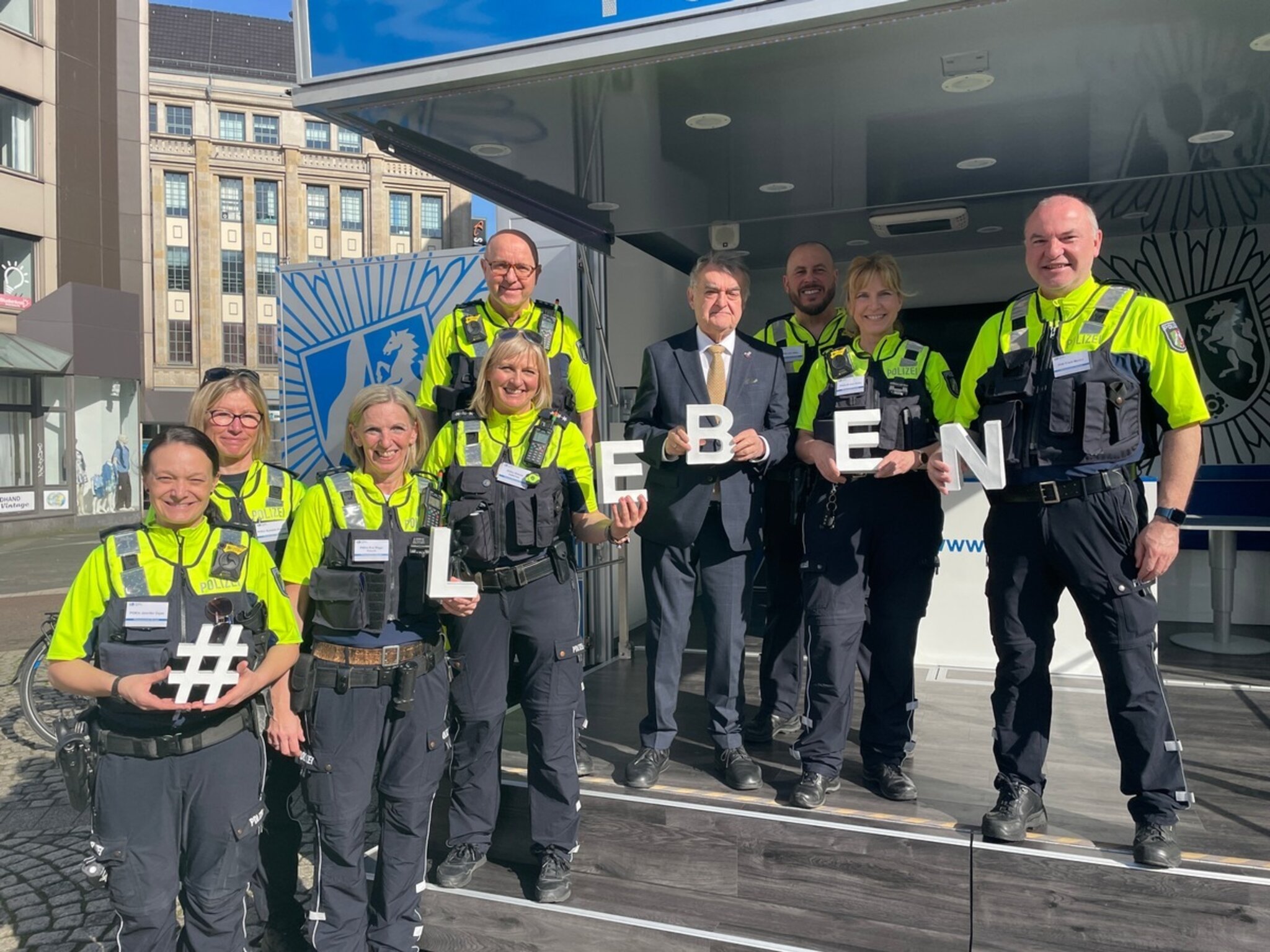 Polizei Bochum: Aktionstag rund ums sichere Radfahren - Innenminister ...