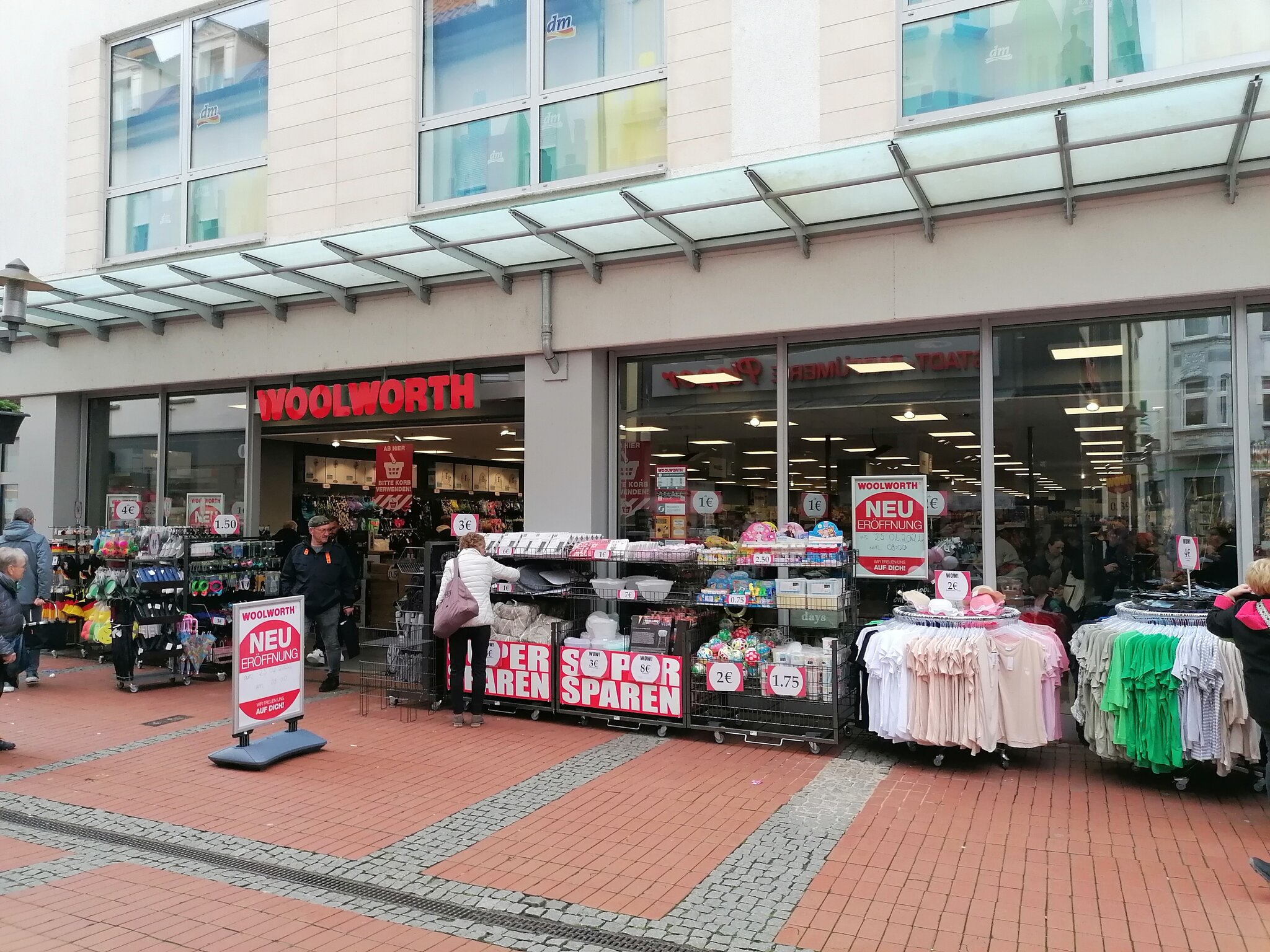 In der Hansastraße: Woolworth in Steele ist eröffnet - Essen-Steele