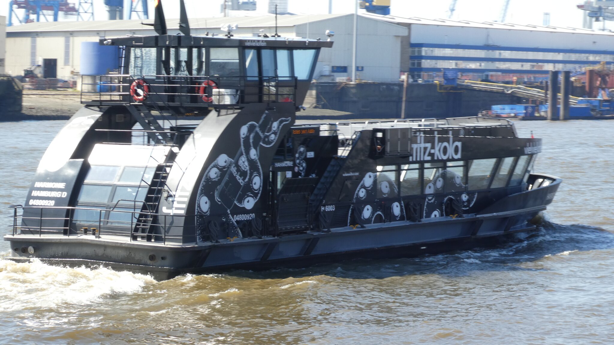 Hadag Fähren: Verschiedene HADAG Fähren in Hamburg - Herne