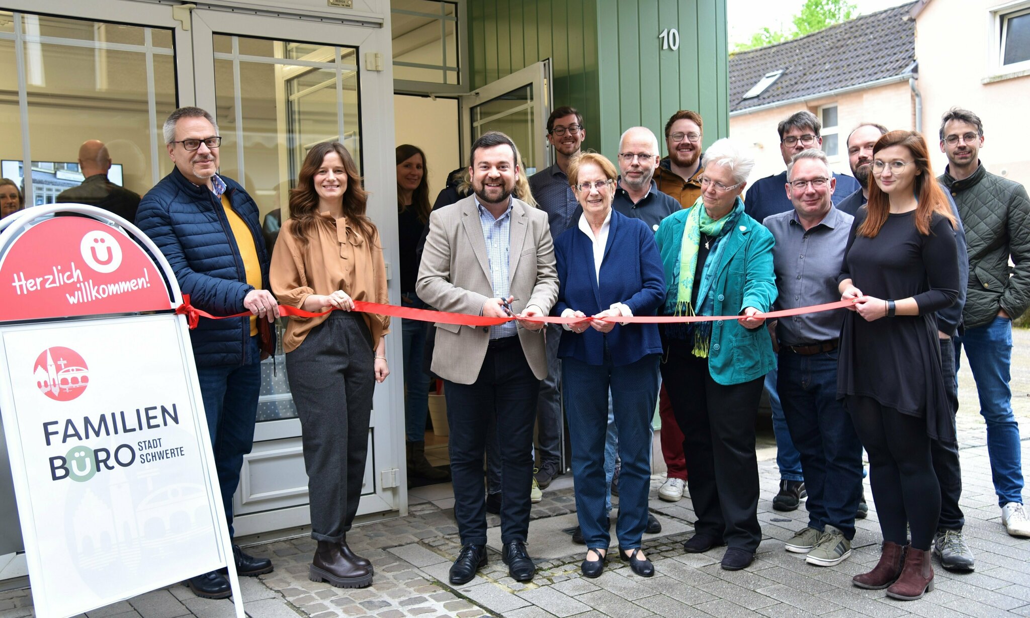 Zentrale Anlaufstelle für Familien: Neues Familienbüro eröffnet - Schwerte