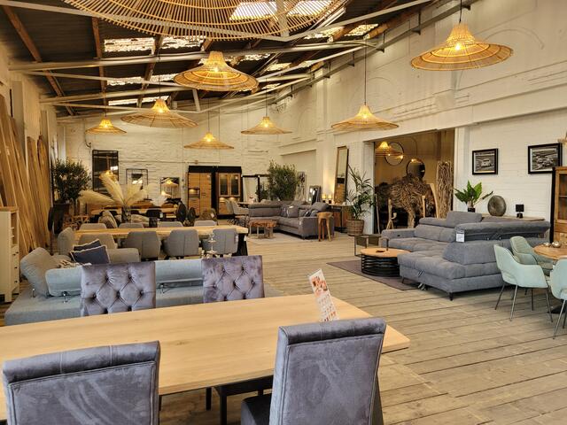 Möbel auf Über 6.000 Quadratmetern: Riegel Interior in WESEL belebt die ...