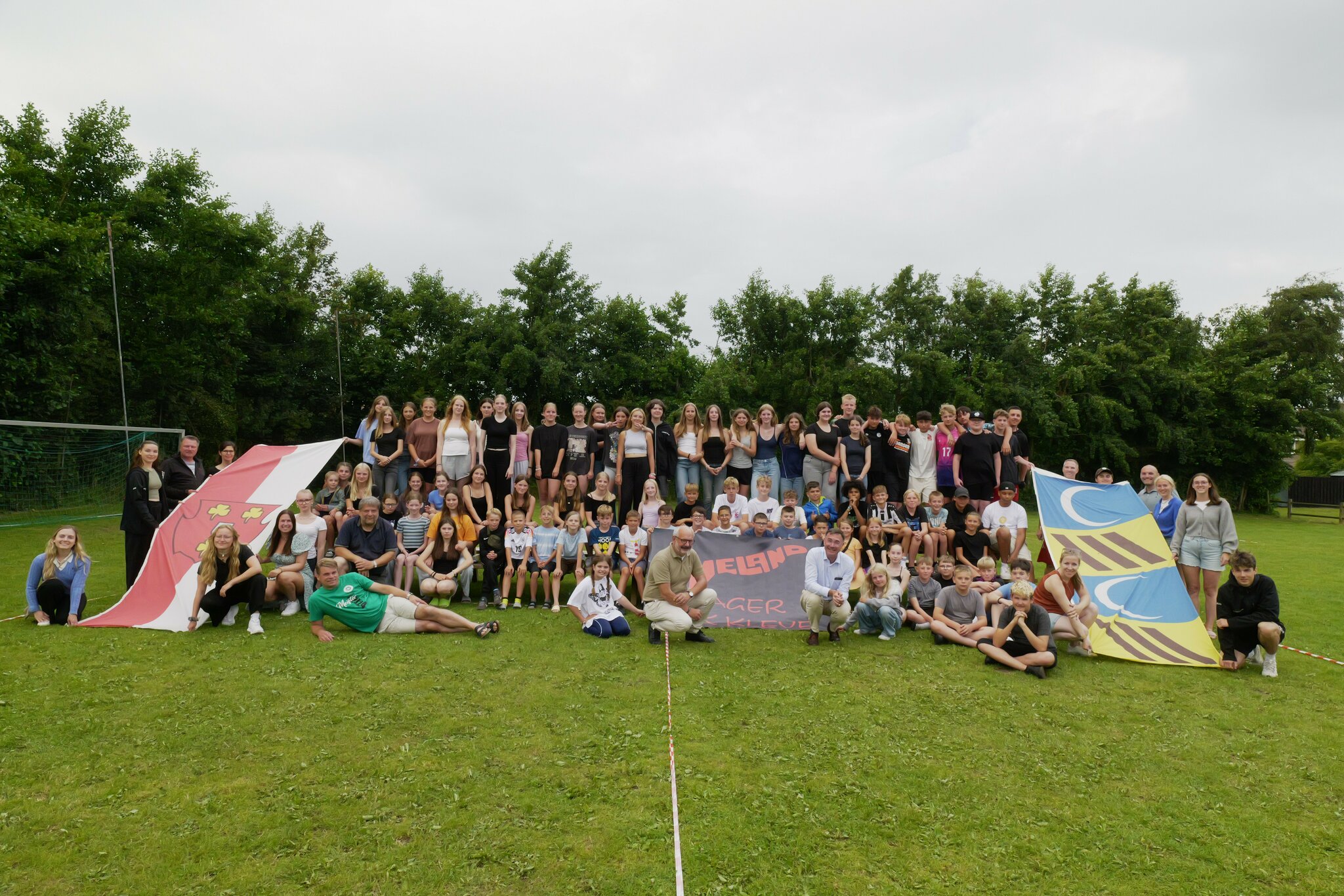 Kleves Bürgermeister Wolfgang Gebing besucht Ameland-Ferienlager - Kleve