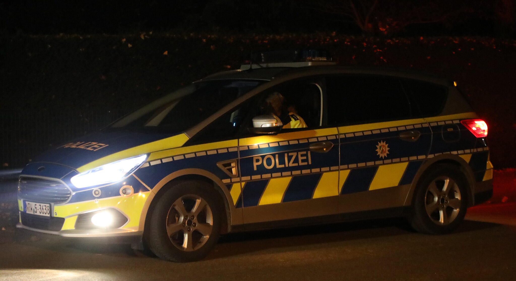 Südländisches ERSCHEINUNGSBILD: 42-Jähriger ausgeraubt - Polizei sucht Zeugen - Hamminkeln
