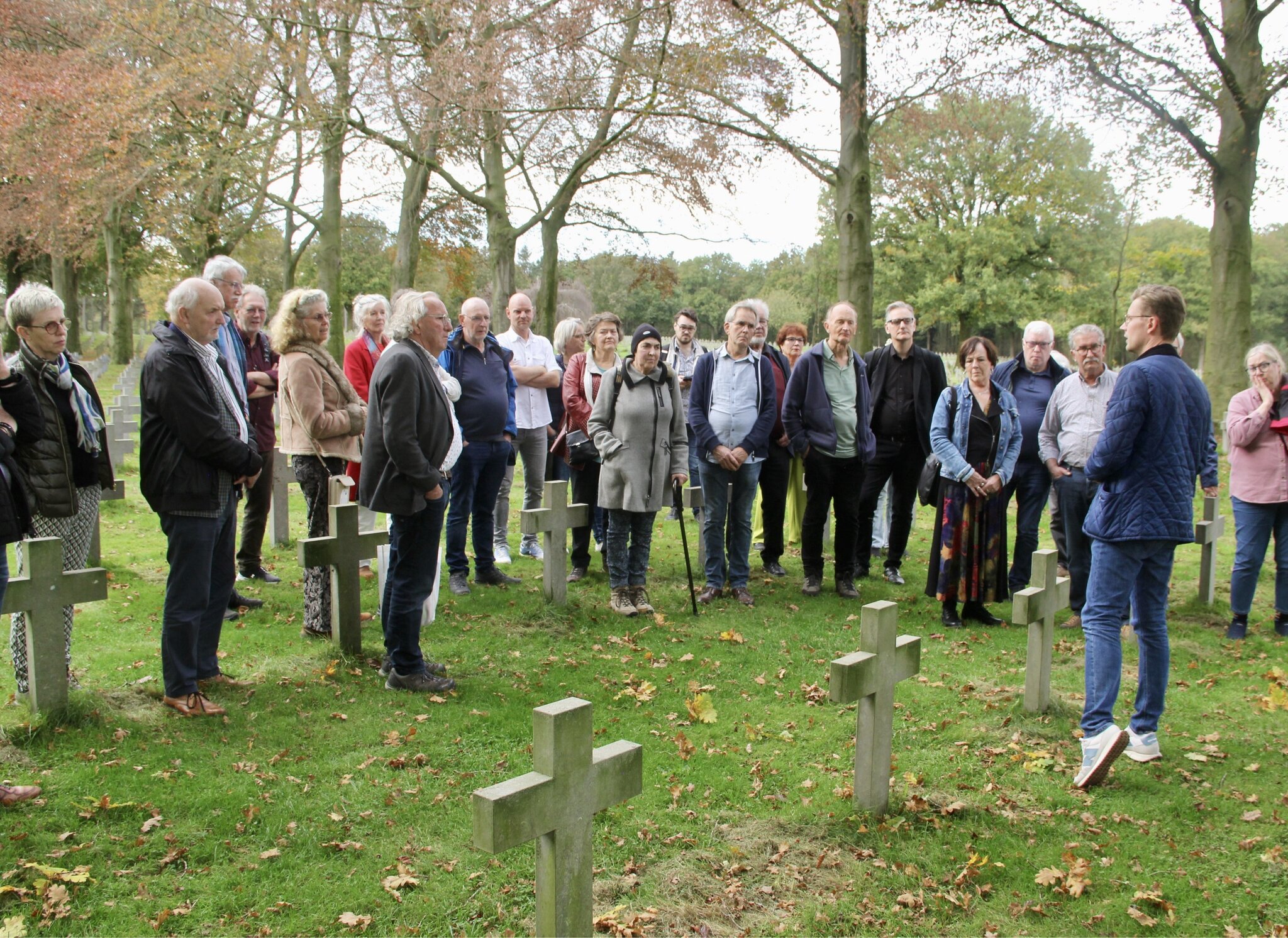 Besuch der Kriegsgräberstätte Ysselsteyn – Ein Tag im Zeichen der ...